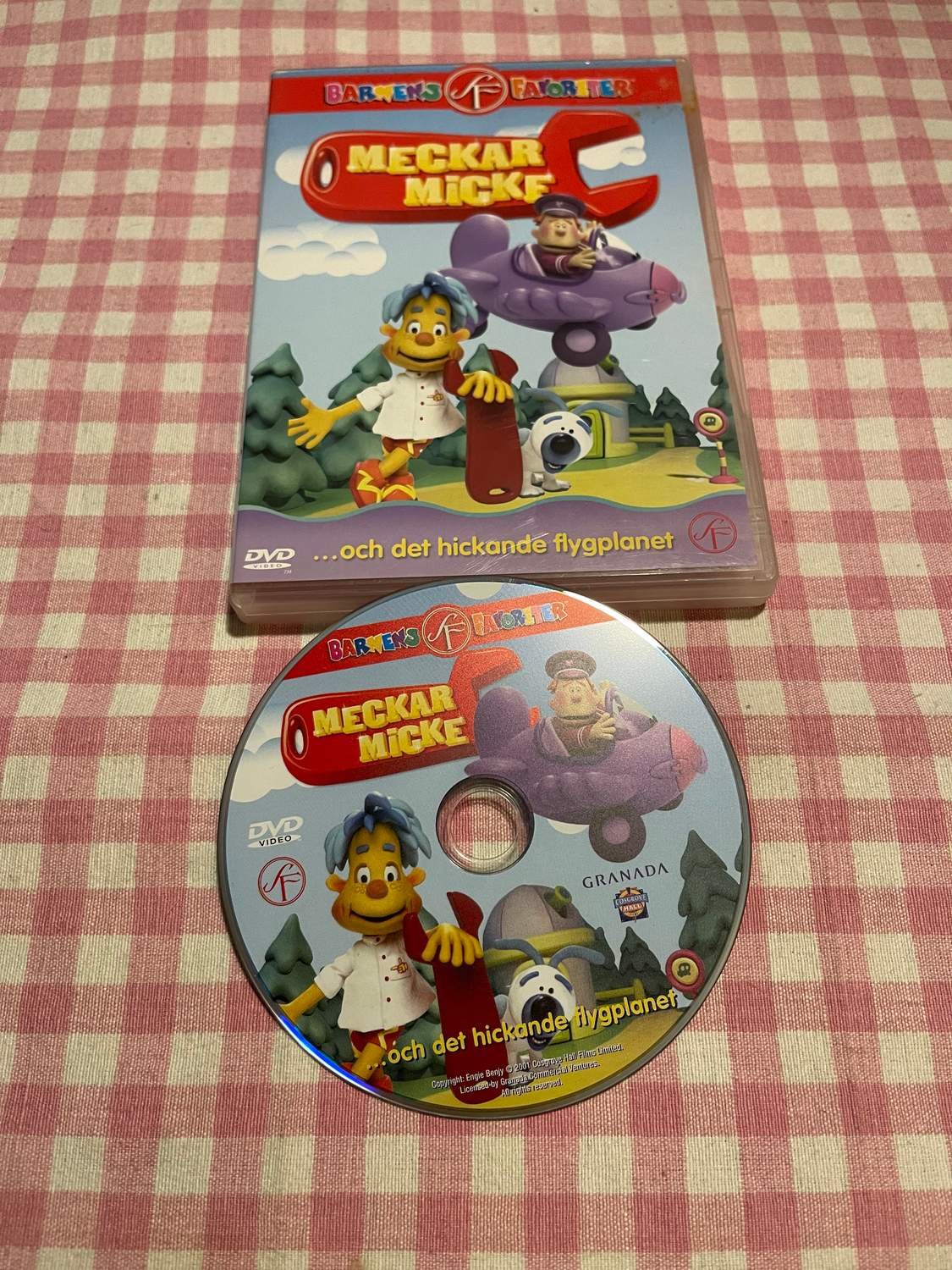 Meckar Micke och det hickande flygplanet (2001).. | Köp på Tradera ...