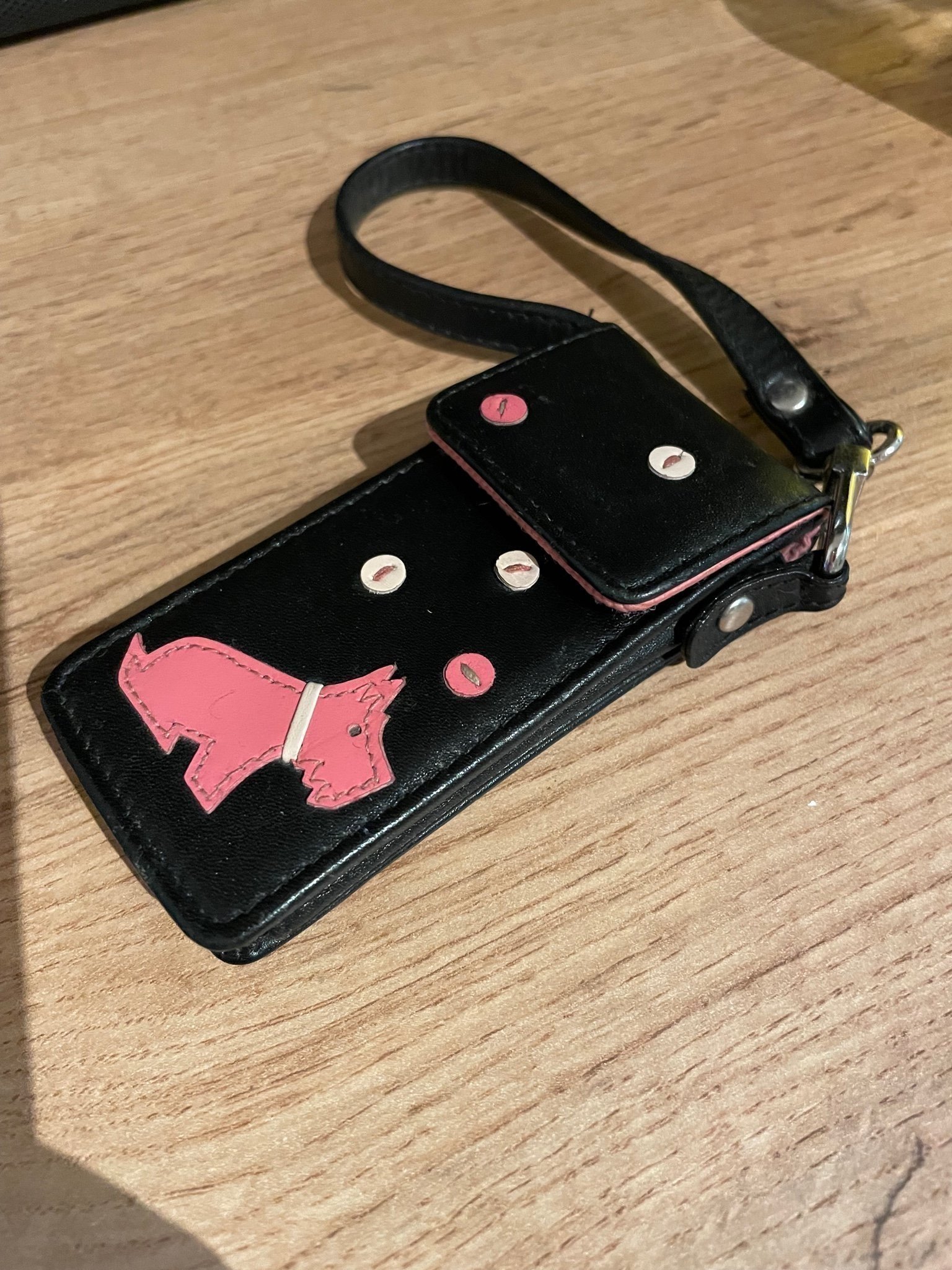 Radley iPod hållare /väska i skinn för iPod nan.. | Köp på Tradera ...