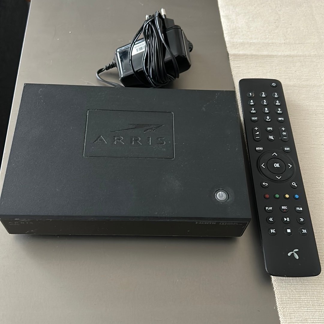 Se produkter som liknar Arris Box VIP2853 4K IPTV-box.. på Tradera ...