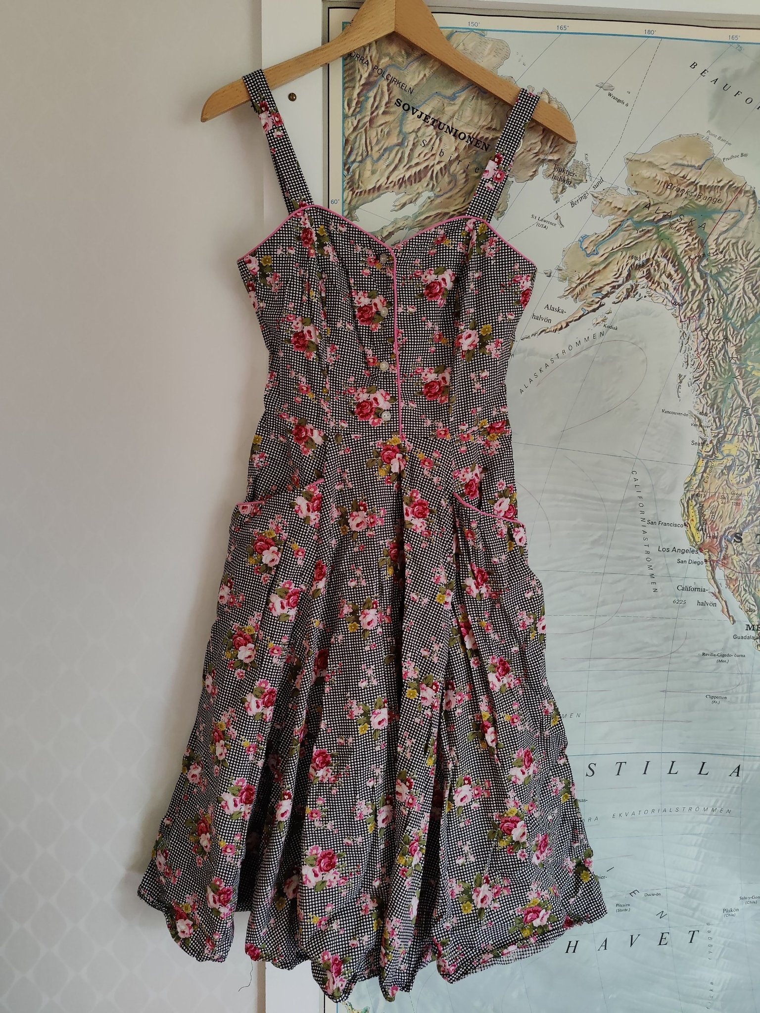 Emmy Design klänning retro repro vintage 50 60 .. | Köp på Tradera ...