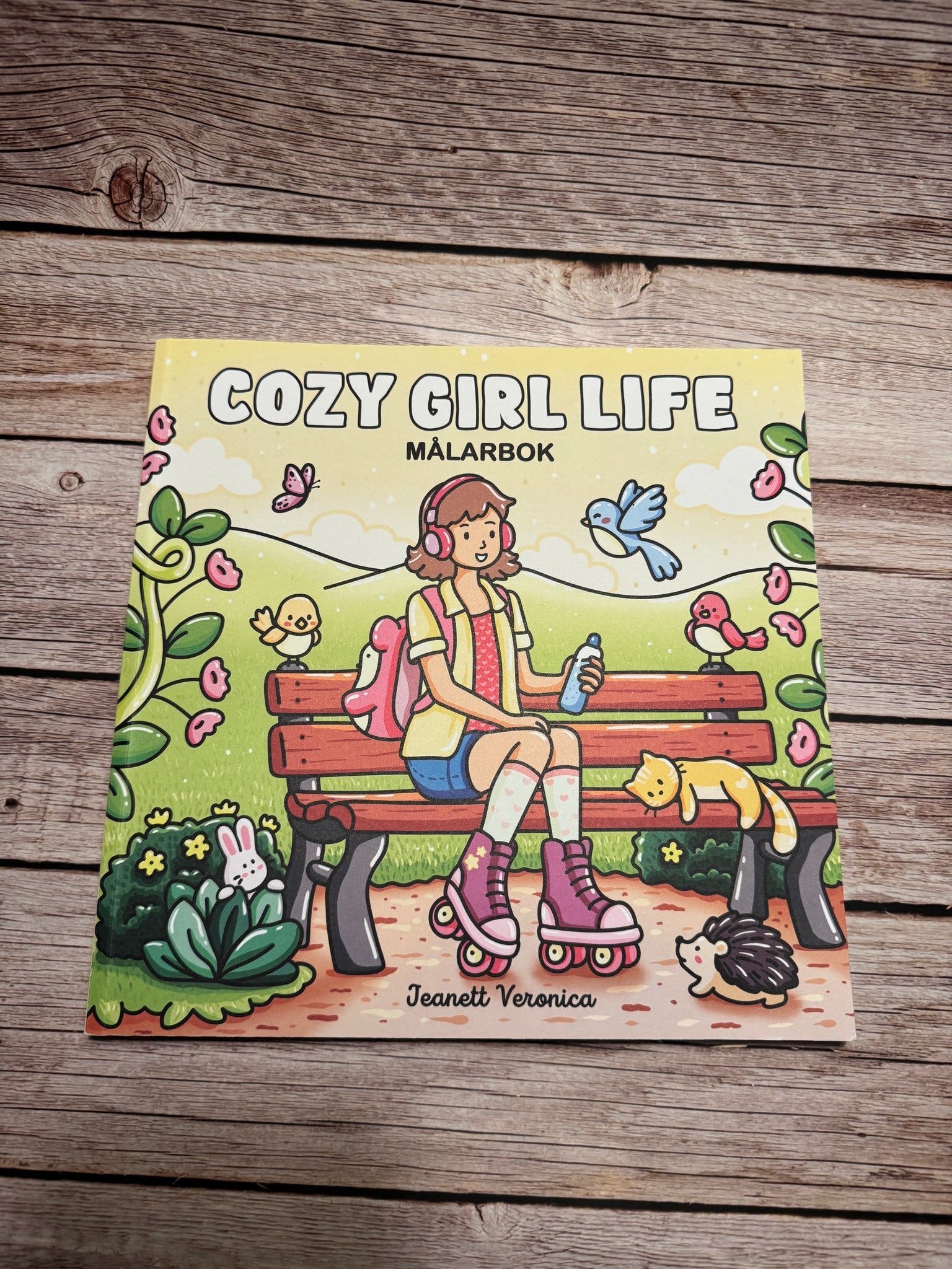 Se produkter som liknar Cozy Girl Life Målarbok av Je.. på Tradera ...