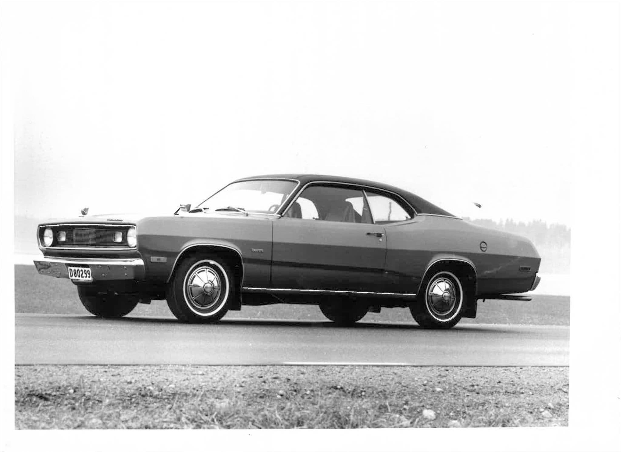 Se produkter som liknar 1970 Plymouth Duster pressbild på Tradera ...