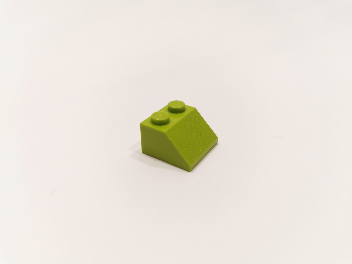 Lego - sned - slope - 2x2 - part 3039 - lime | Köp på Tradera (609058859)