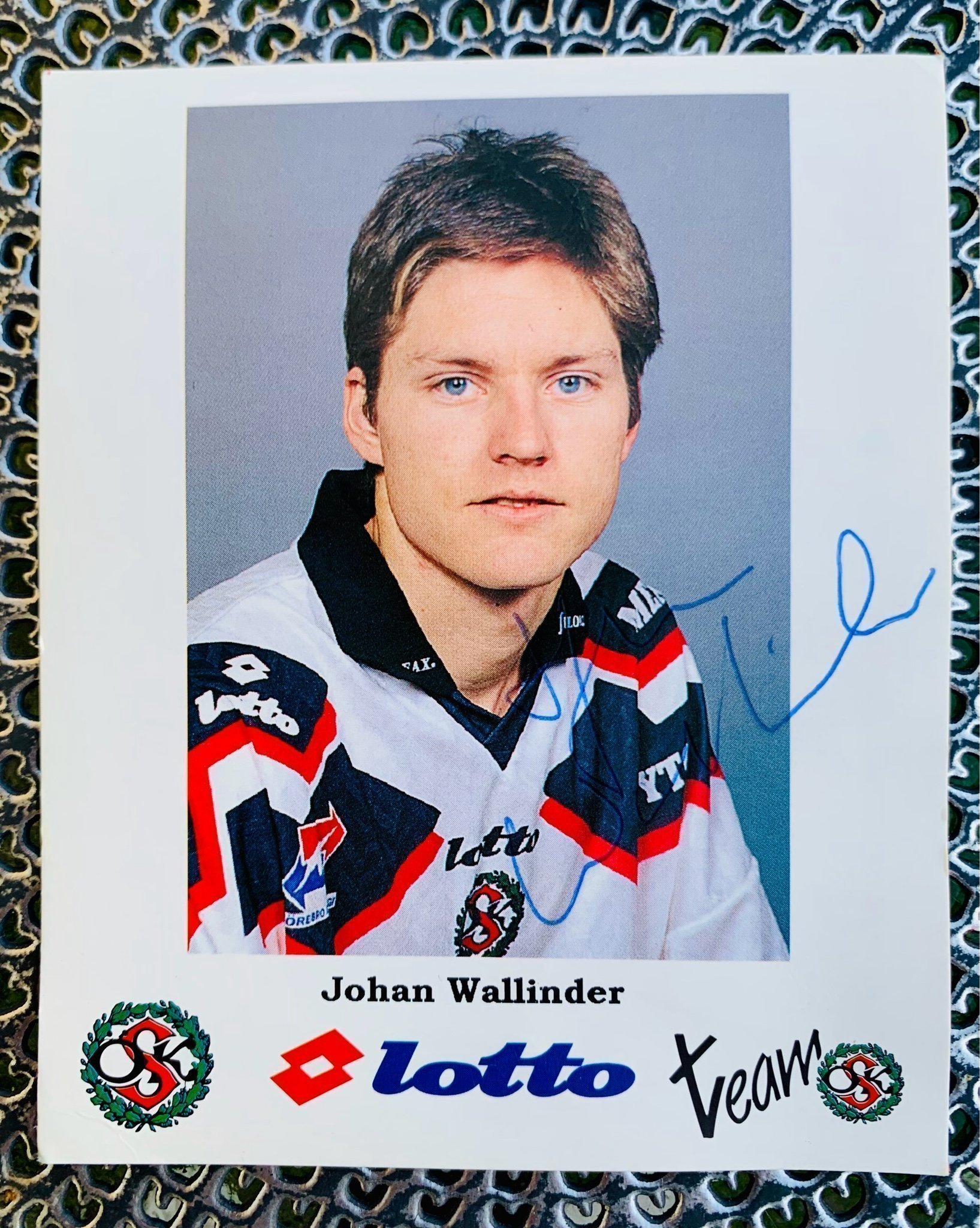 Se produkter som liknar Johan Wallinder - signerad bi.. på Tradera ...