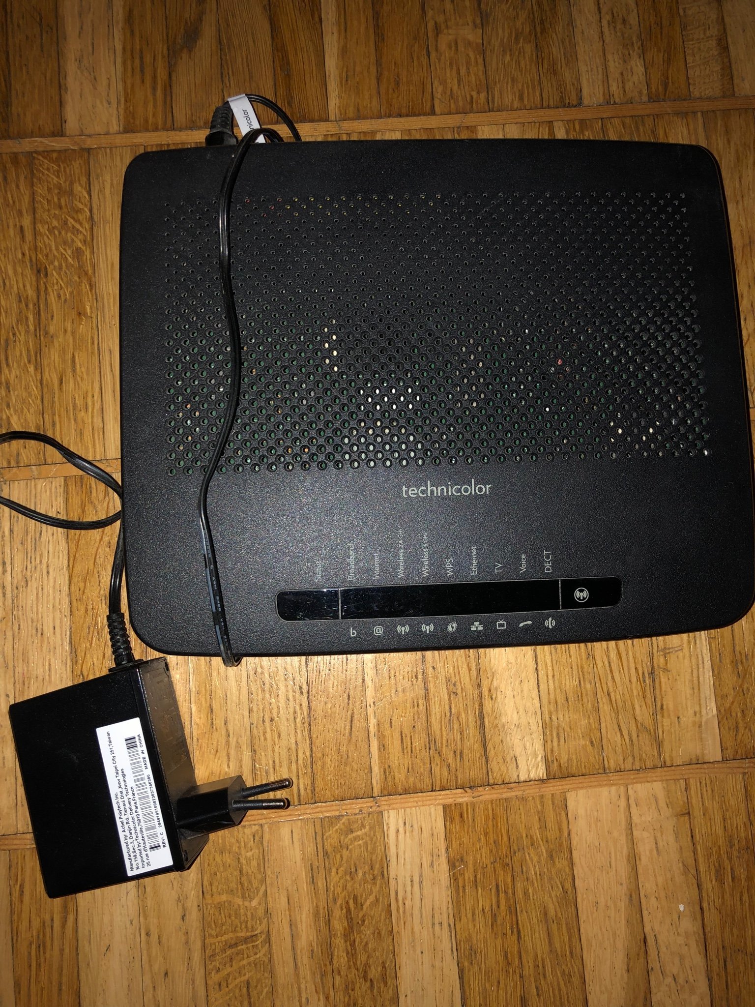 Trådlös router Technicolor | Köp på Tradera (522837701)