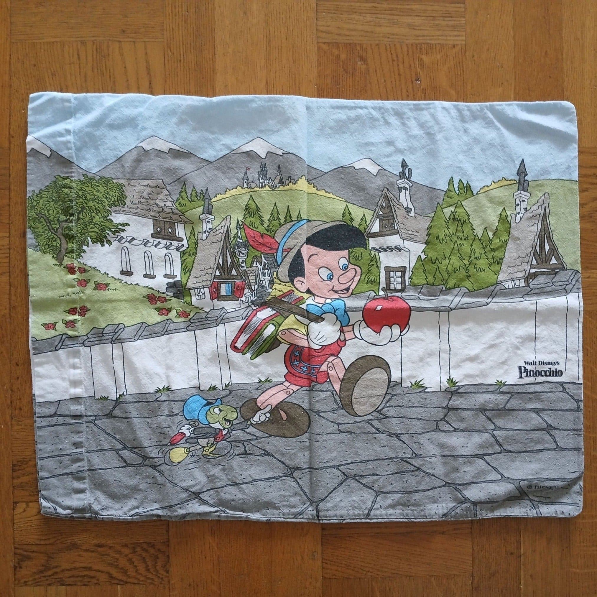 Disney Pinocchio vintage örngott | Köp på Tradera (707442652)