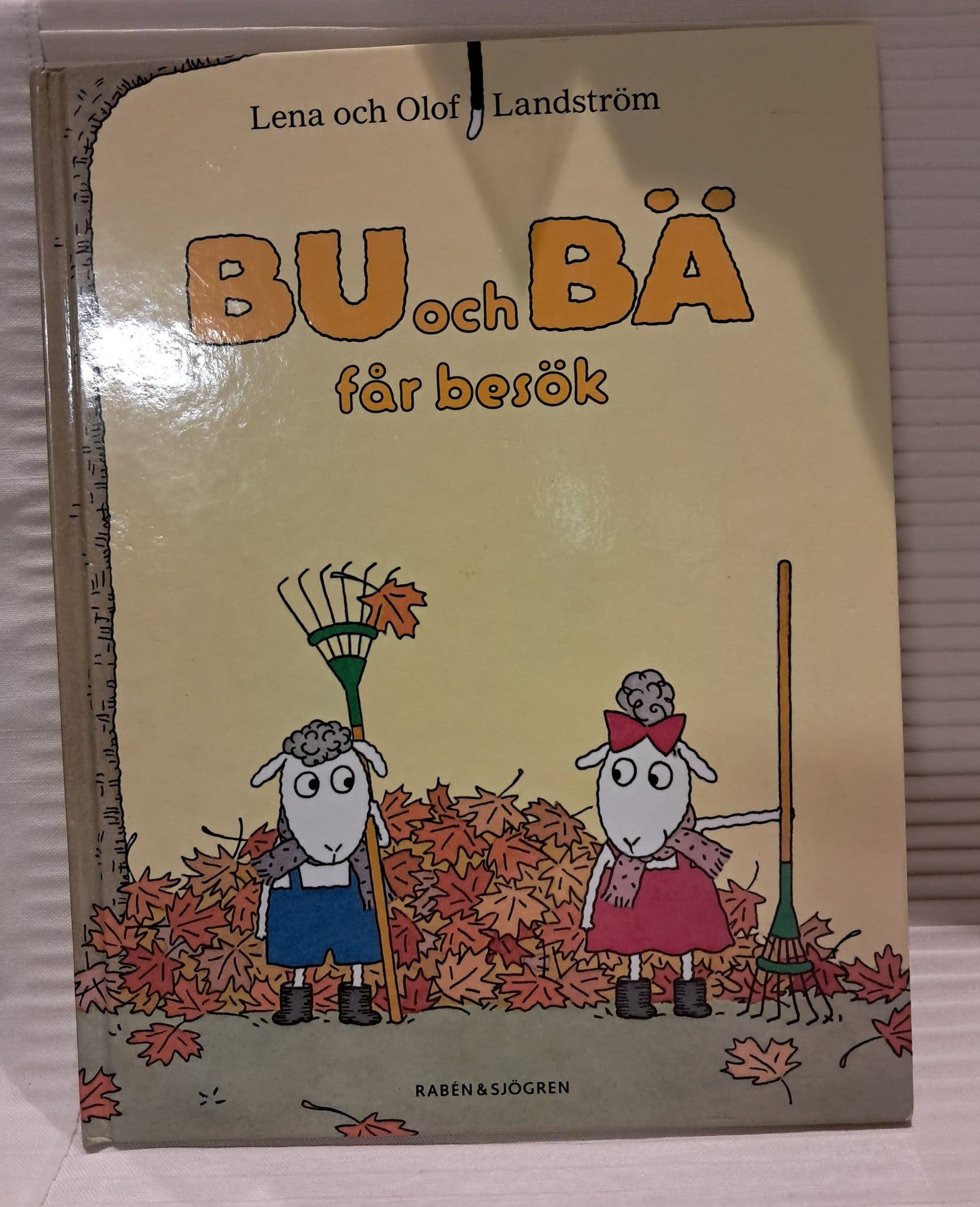 Se produkter som liknar Bu och Bä får besök av Lena o.. på Tradera ...