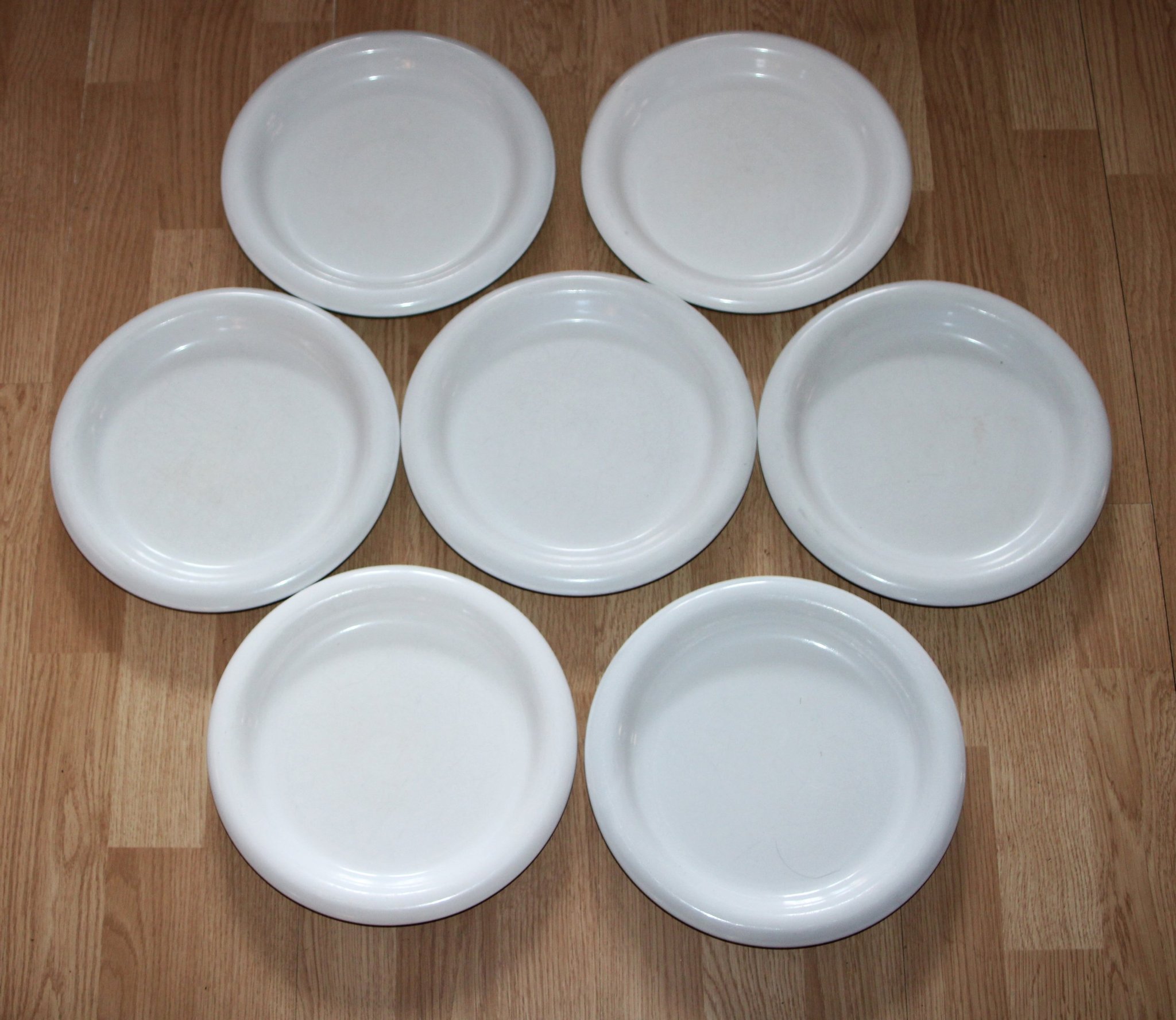 7 st vita, mattallrikar design Si.. | Köp från Ralisten på Tradera ...