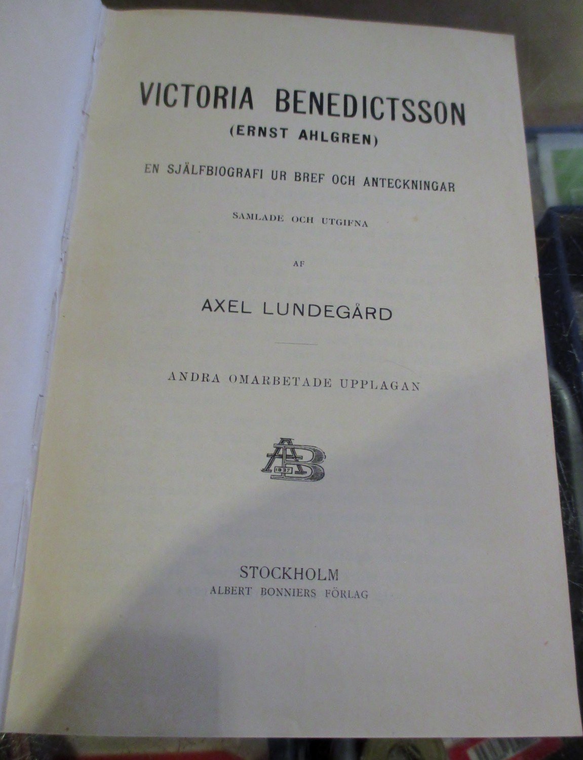 Antik bok om Victoria.. | Köp från Antikvariat BOKRUTAN på Tradera ...