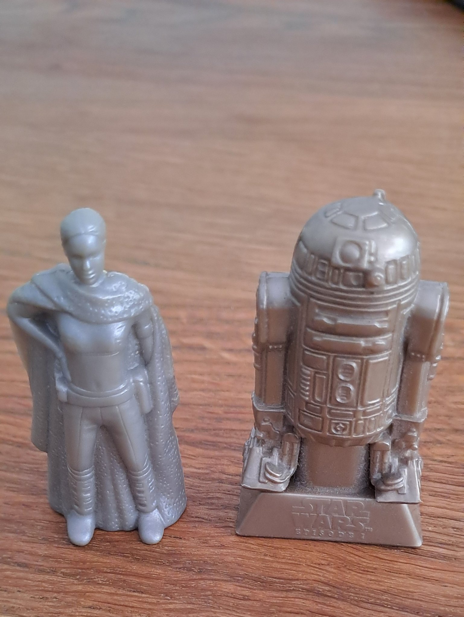 Star Wars Figurer - R2-D2 och Queen Amidala | Köp på Tradera (698900776)