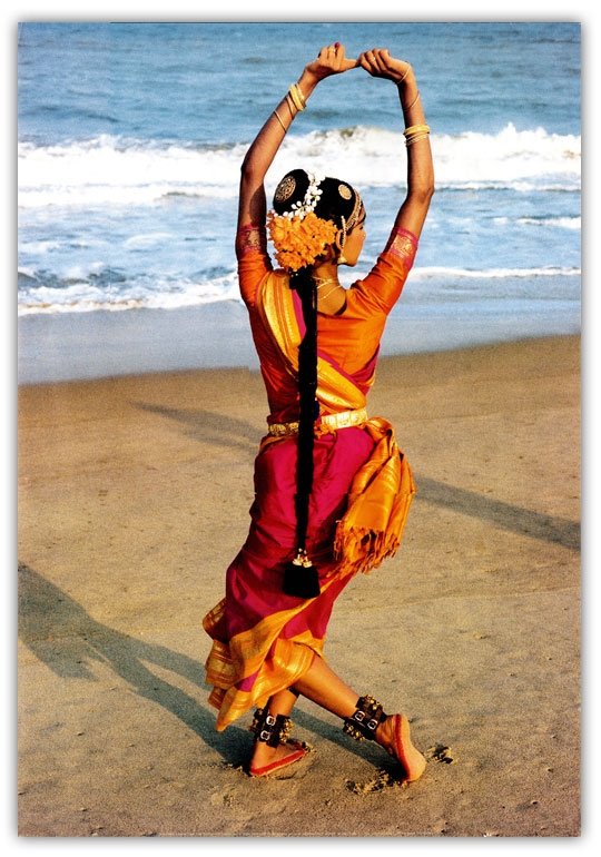Indian Dancer by Caroline El.. | Köp från PosterGaraget på Tradera ...