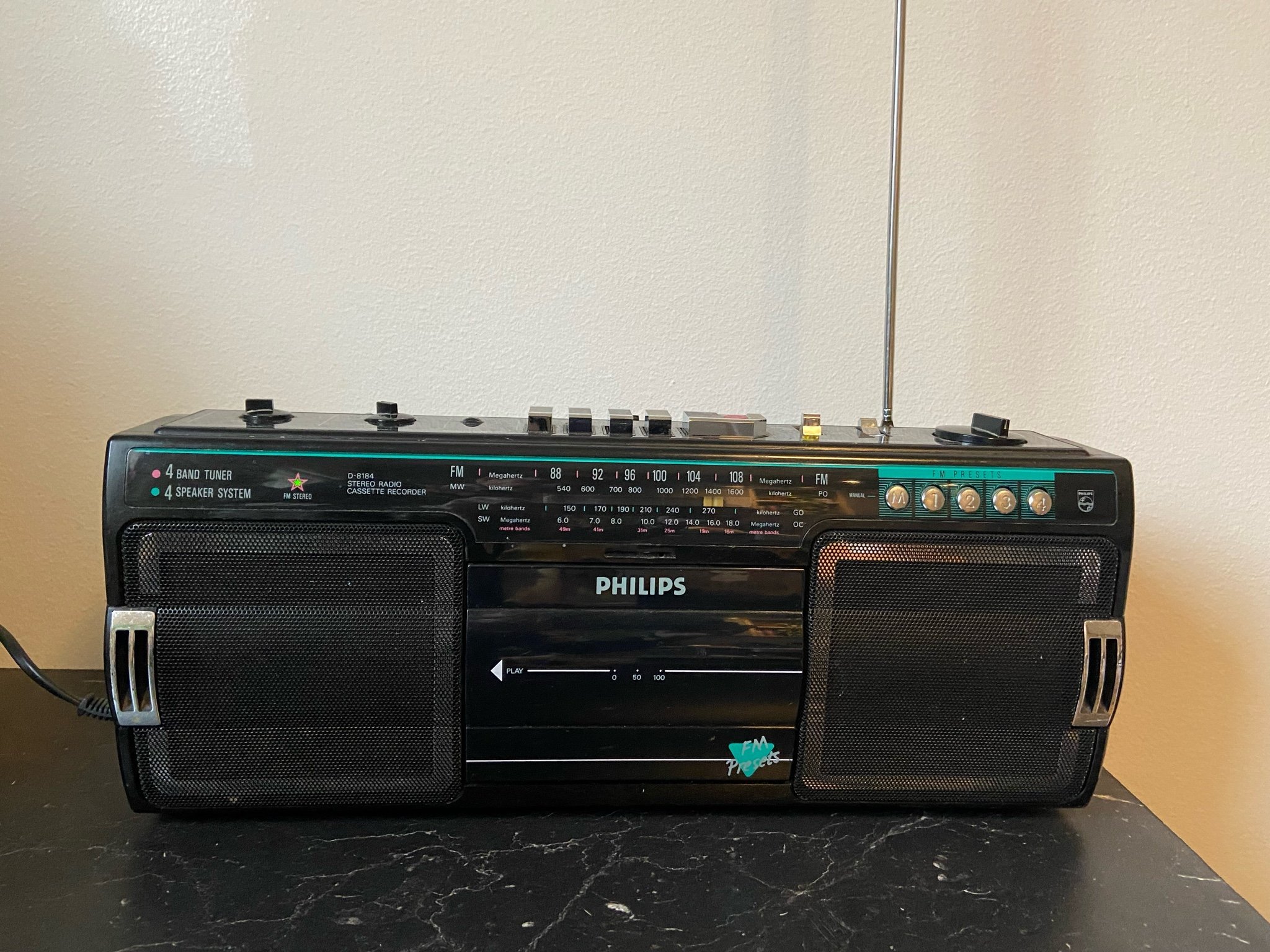 Se produkter som liknar Philips D-8284 Radio Kassettb.. på Tradera ...