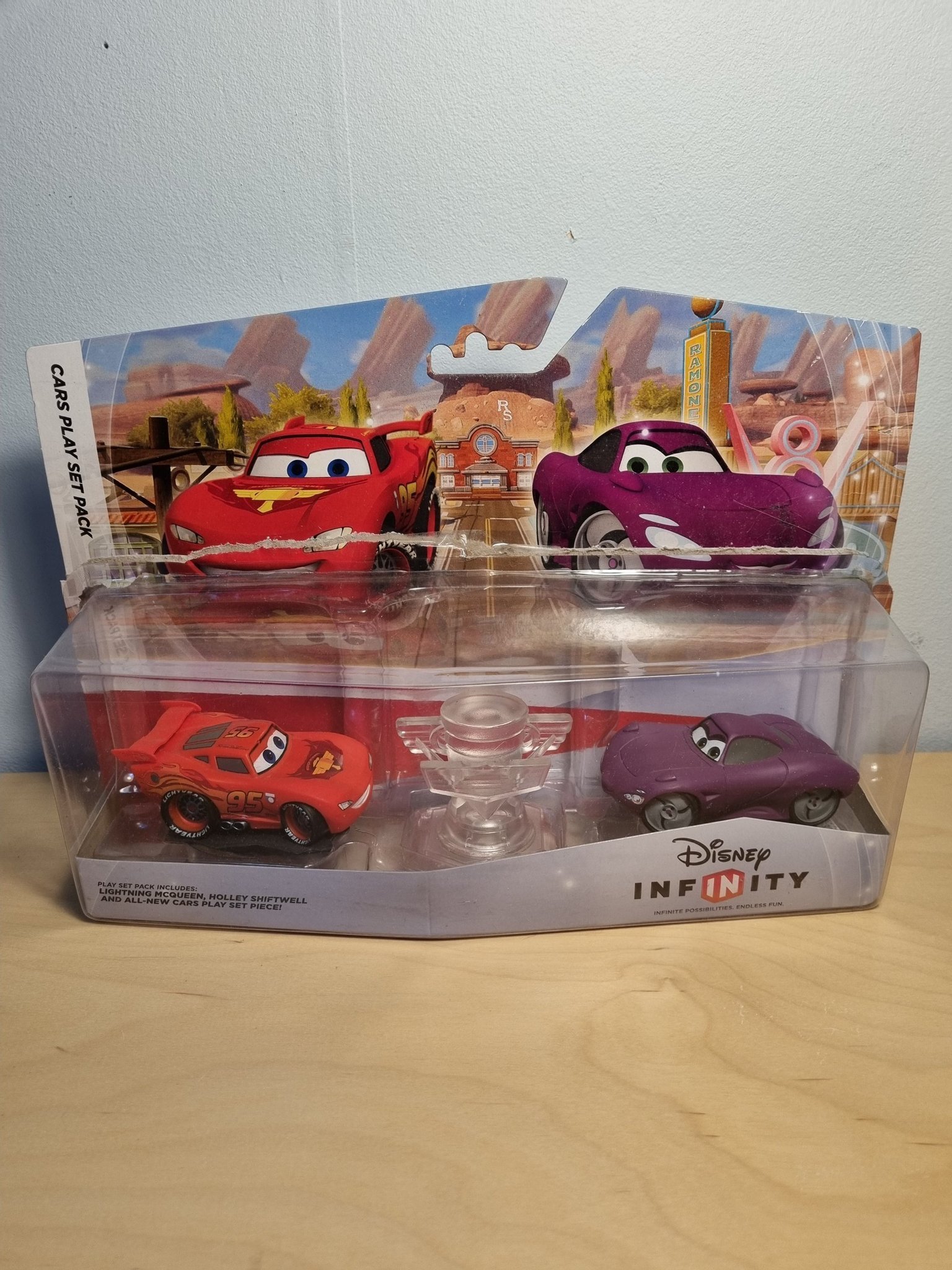 Se produkter som liknar Disney Infinity Cars Play Set.. på Tradera ...