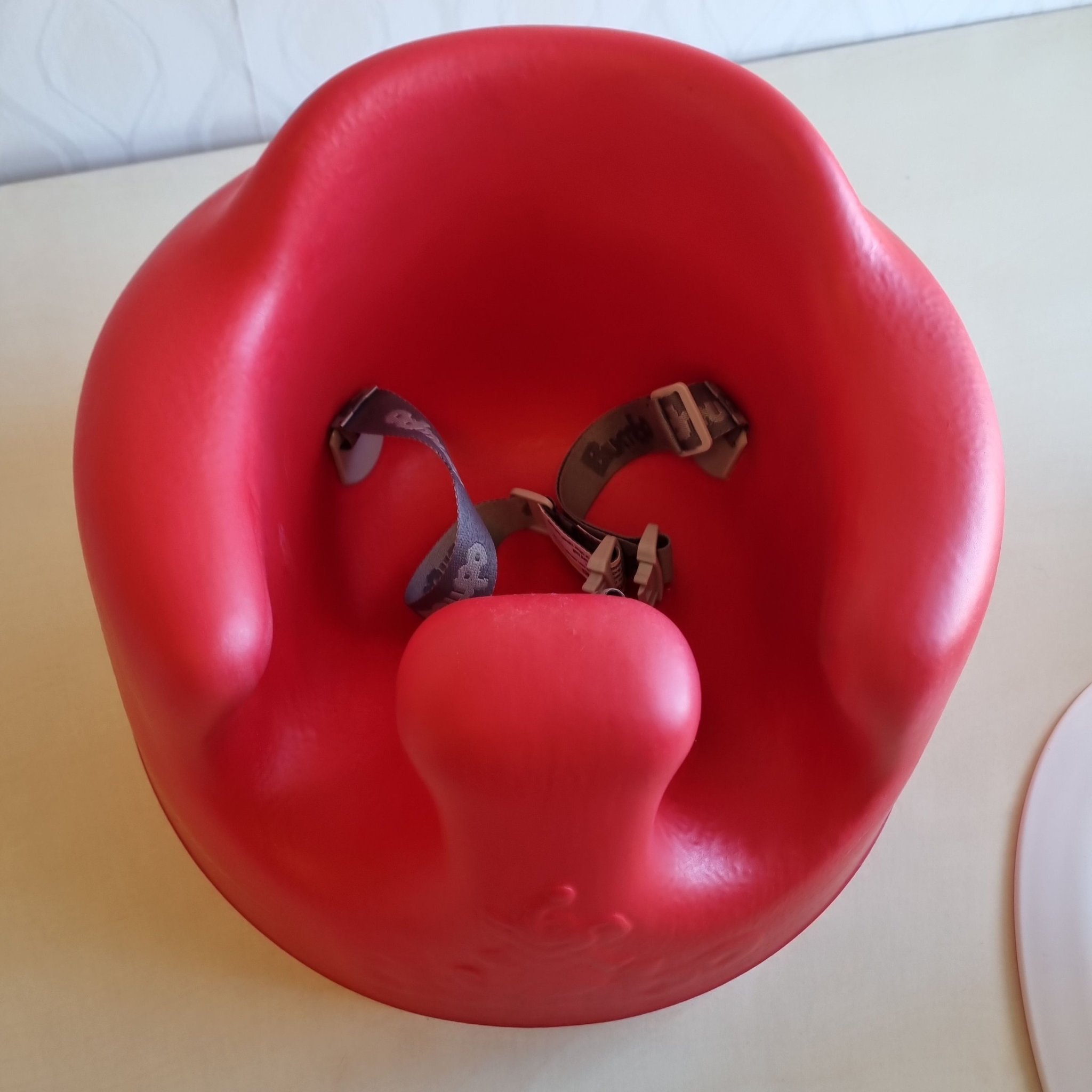 Bumbo babystol med bricka | Köp på Tradera (713551839)