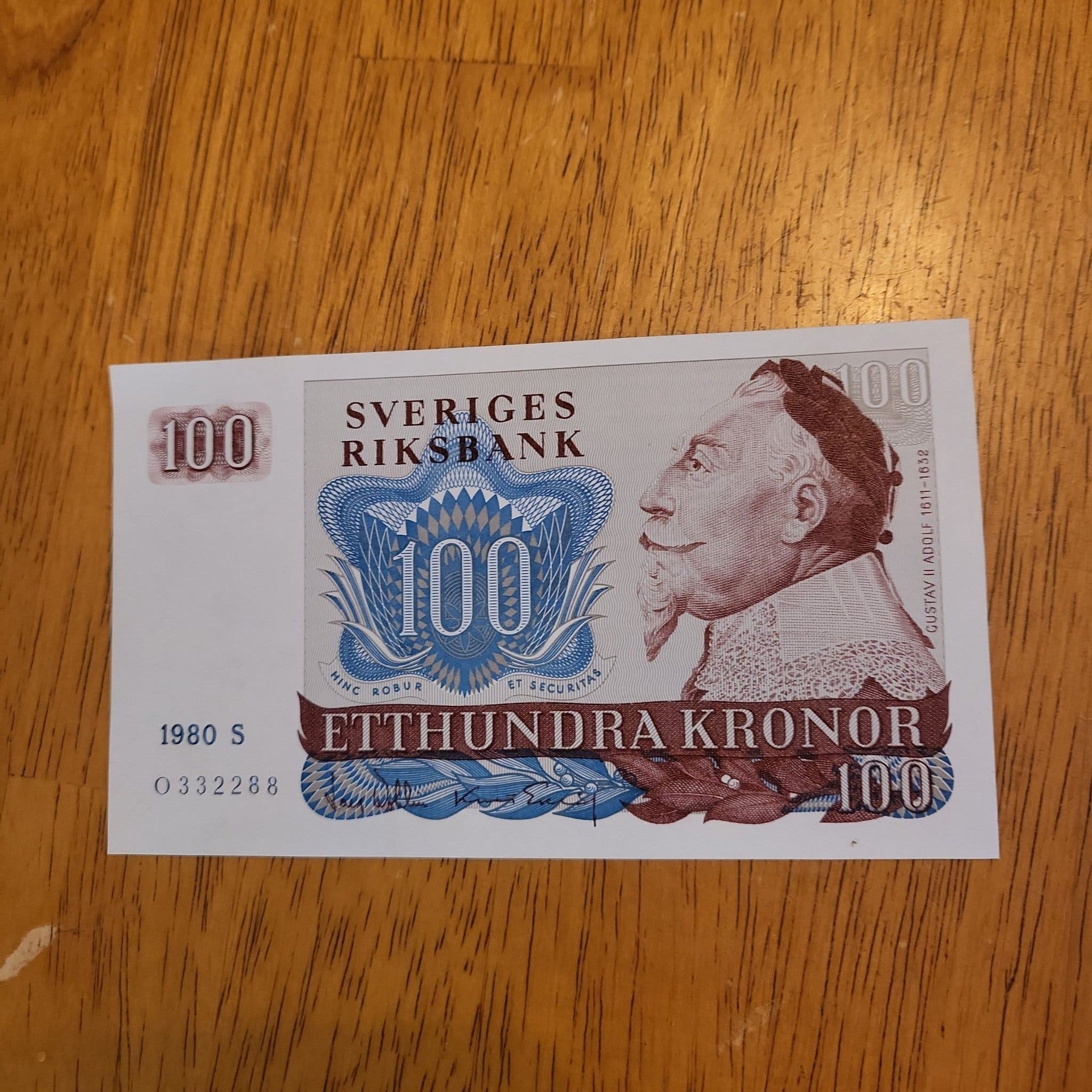 Se produkter som liknar Svensk sedel 100 kronor på Tradera (638622472)