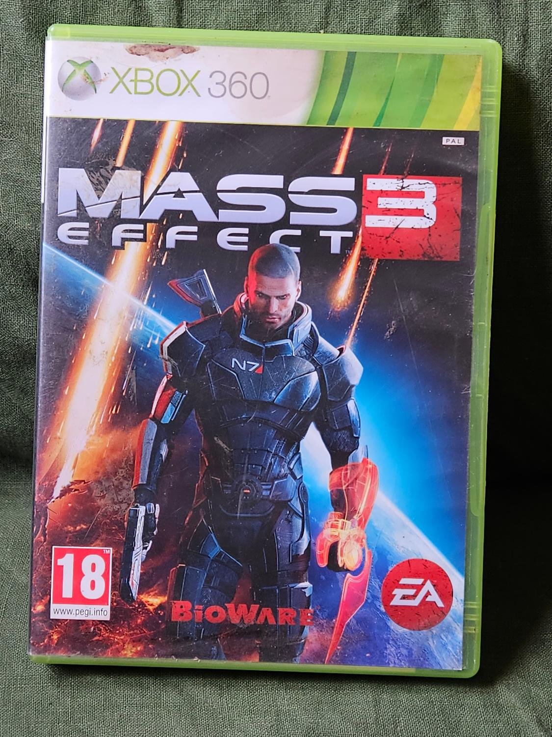Se produkter som liknar MASS EFFECT 3 - Xbox 360 på Tradera (683471158)