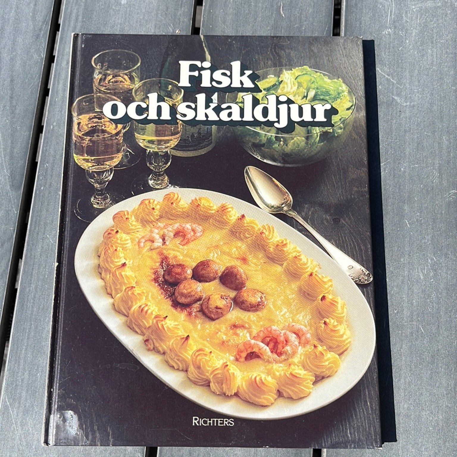 Se produkter som liknar Fisk och Skaldjur ,bok utförl.. på Tradera ...