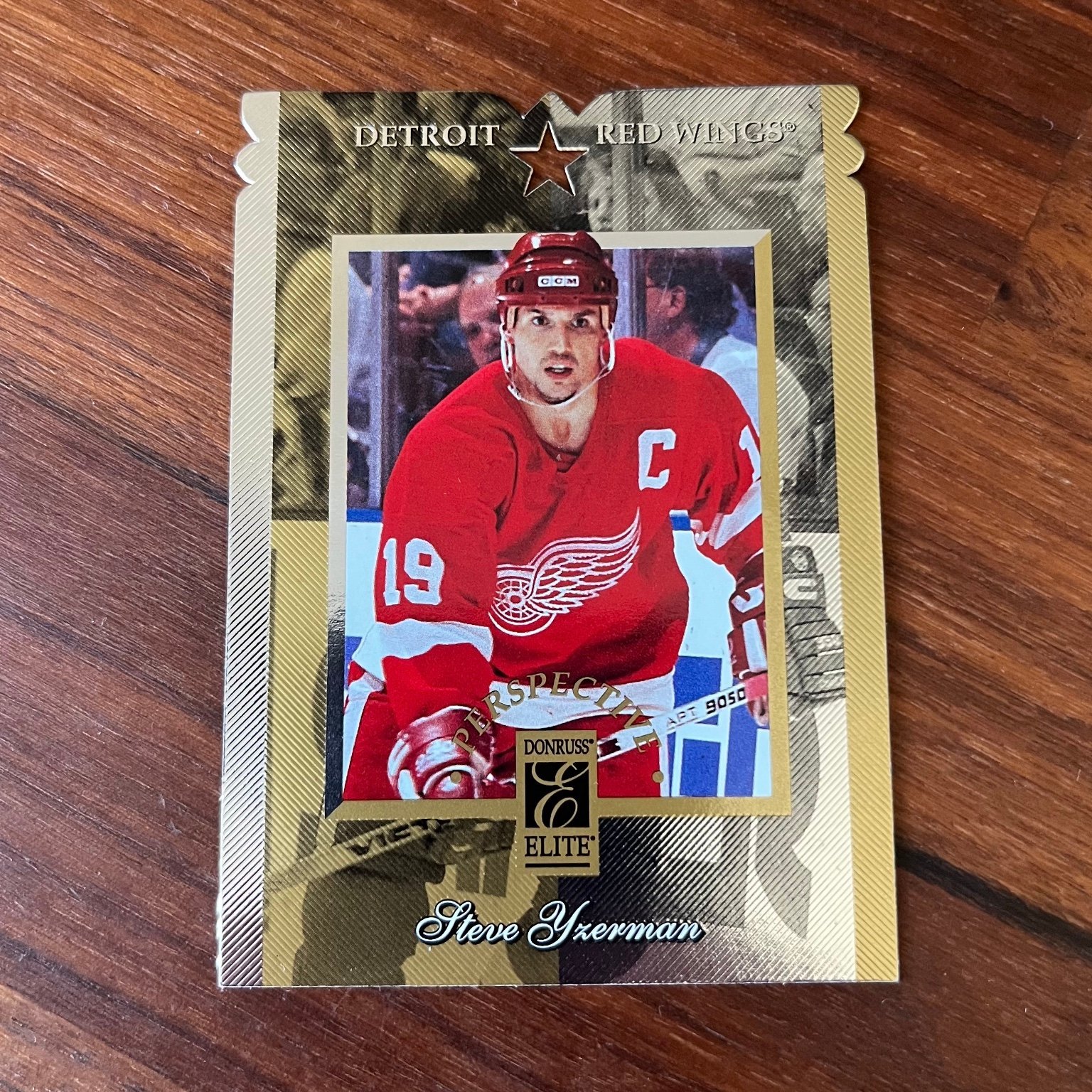 1996-97 Donruss Elite Perspective Steve Yzerman.. | Köp på Tradera ...