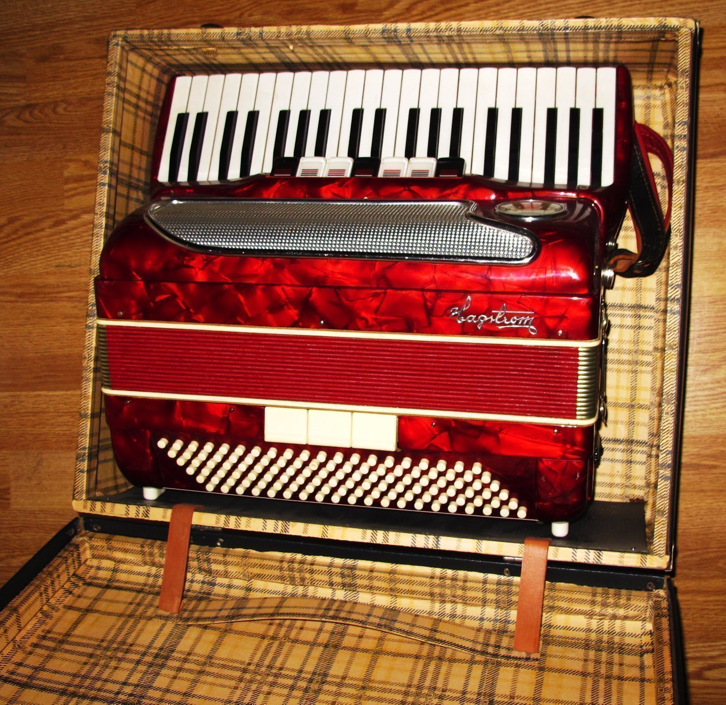 SUPERFIN *^HAGSTROM ^* DRAGSPEL | Köp på Tradera (596136290)