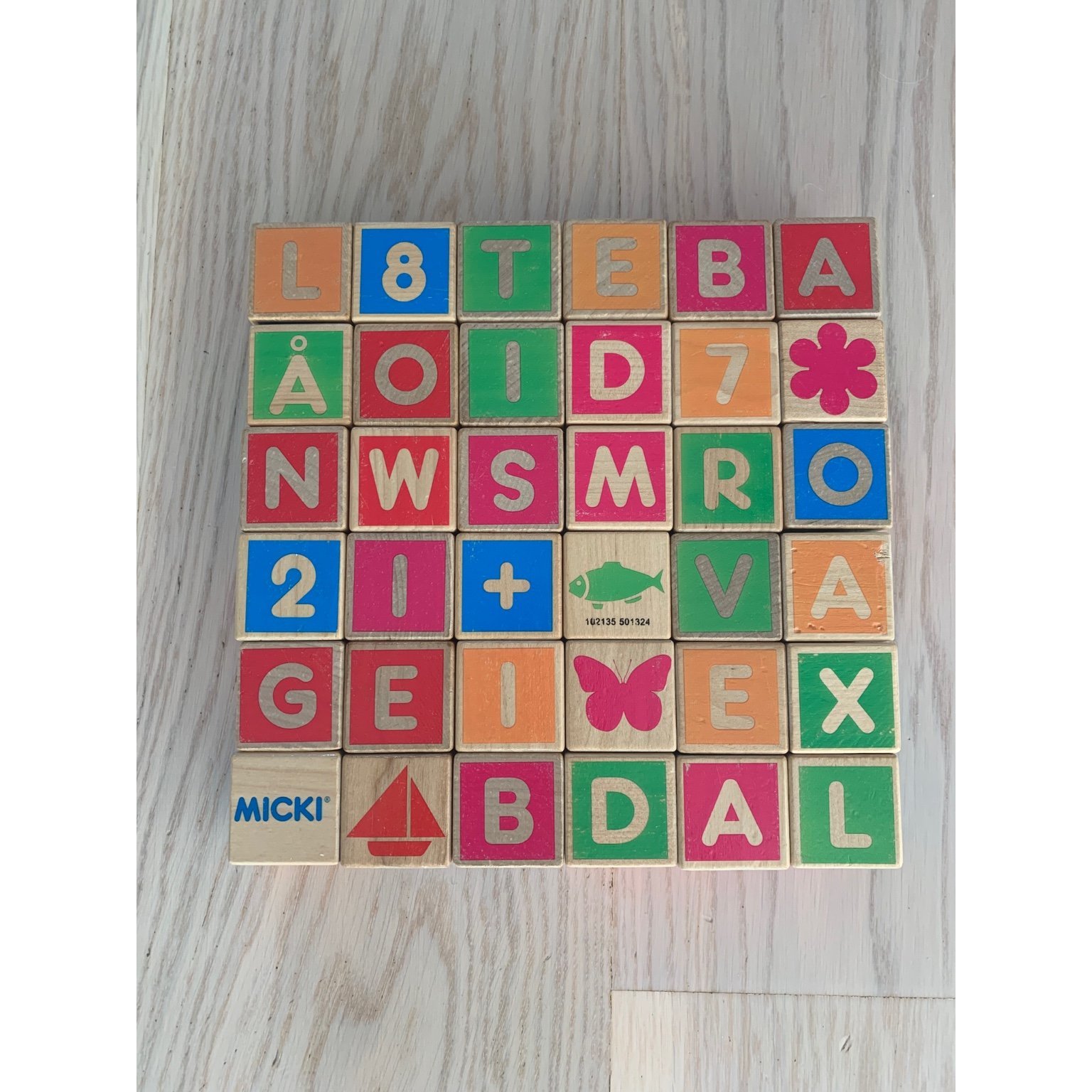 MiCKI Träklossar Klossar Alfabetsklossar Bokstä.. | Köp på Tradera ...