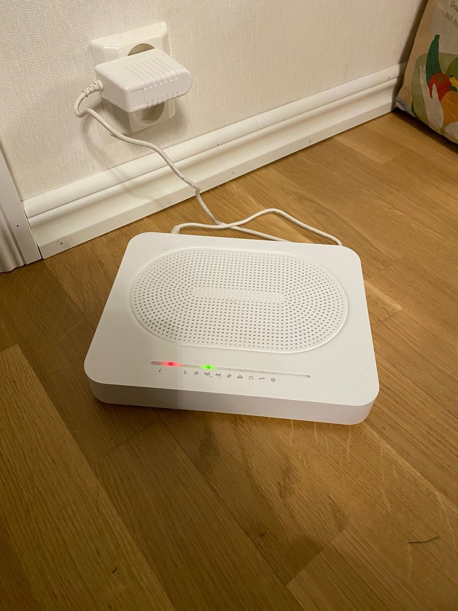 Se produkter som liknar Telia wifi-router Plus v3 på Tradera (693364543)