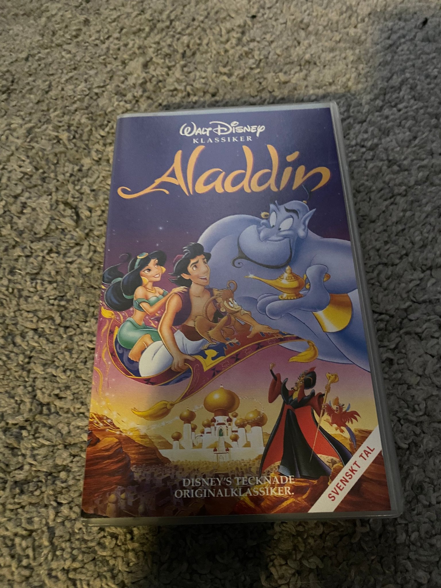 Se produkter som liknar Aladdin - Walt Disney Klassik.. på Tradera ...