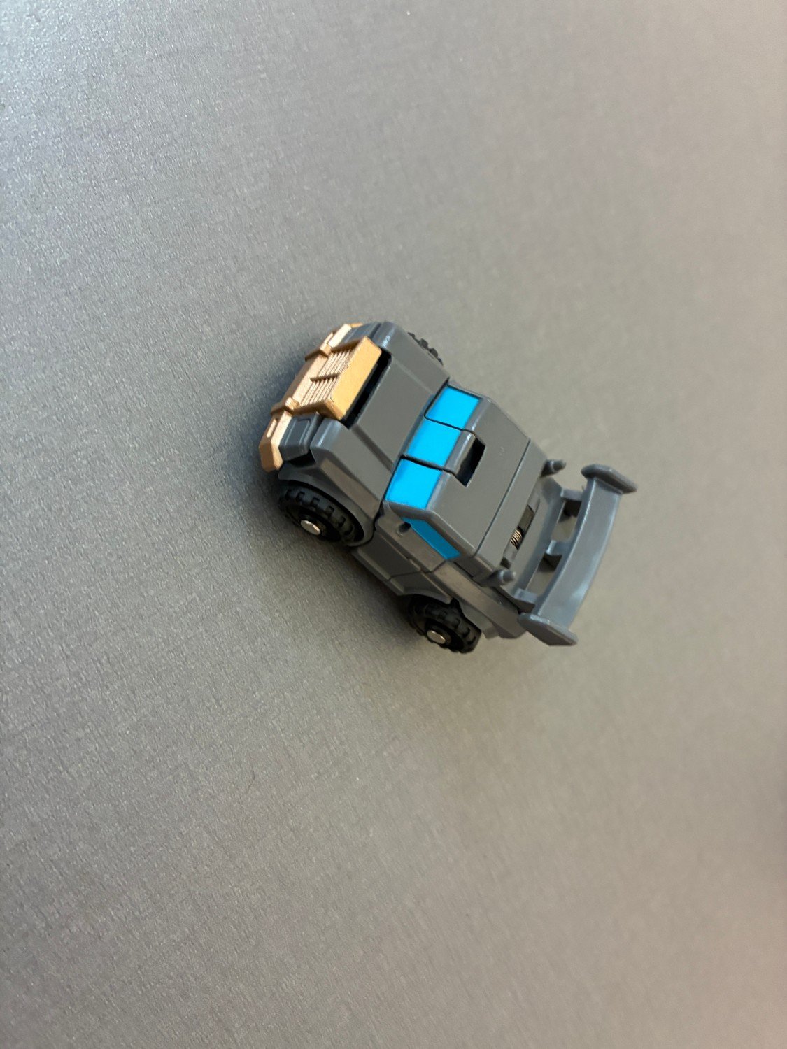 Se produkter som liknar Iron hide Bot Shots Transform.. på Tradera ...
