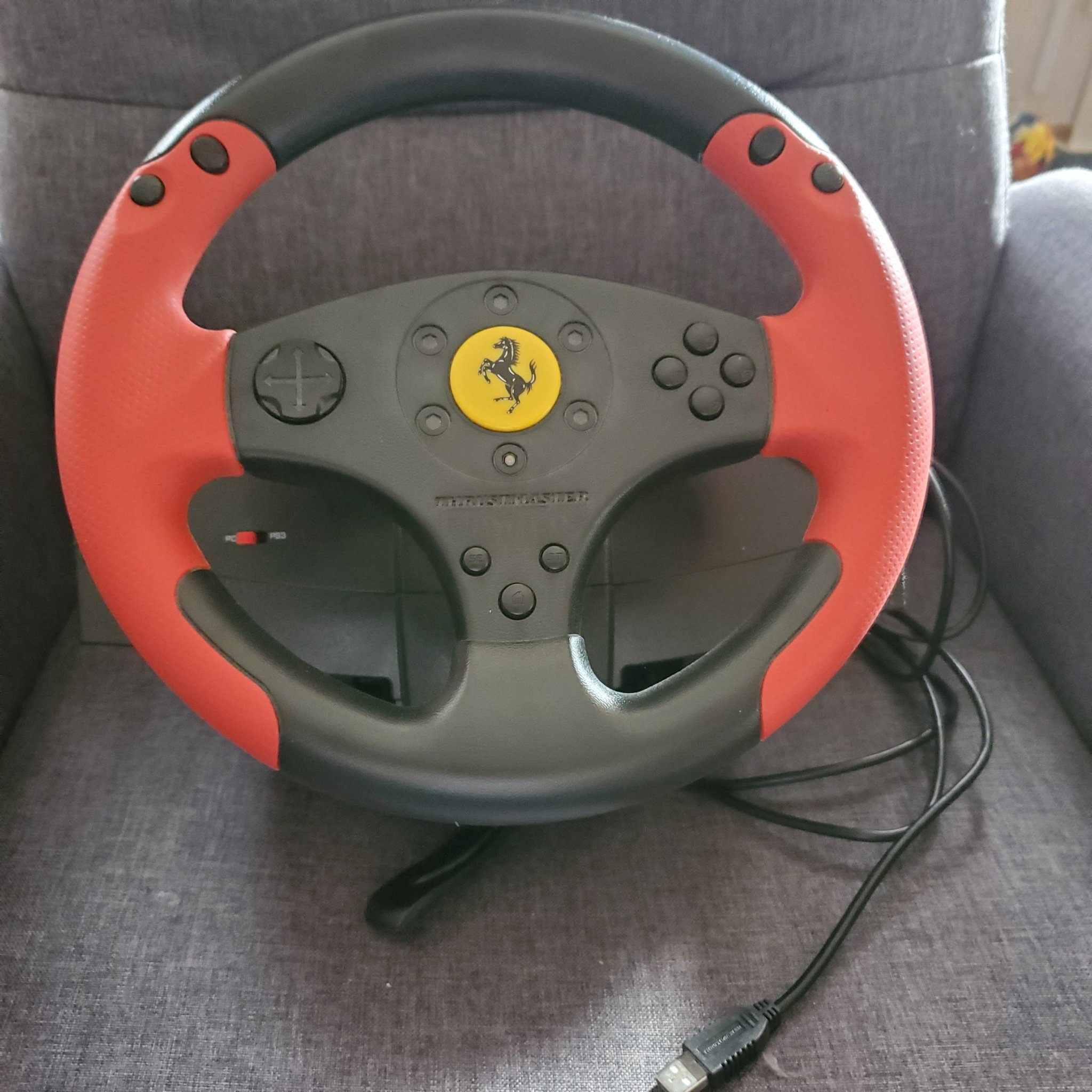 Thrustmaster Ferrari Ratt och pedaler | Köp på Tradera (610922961)
