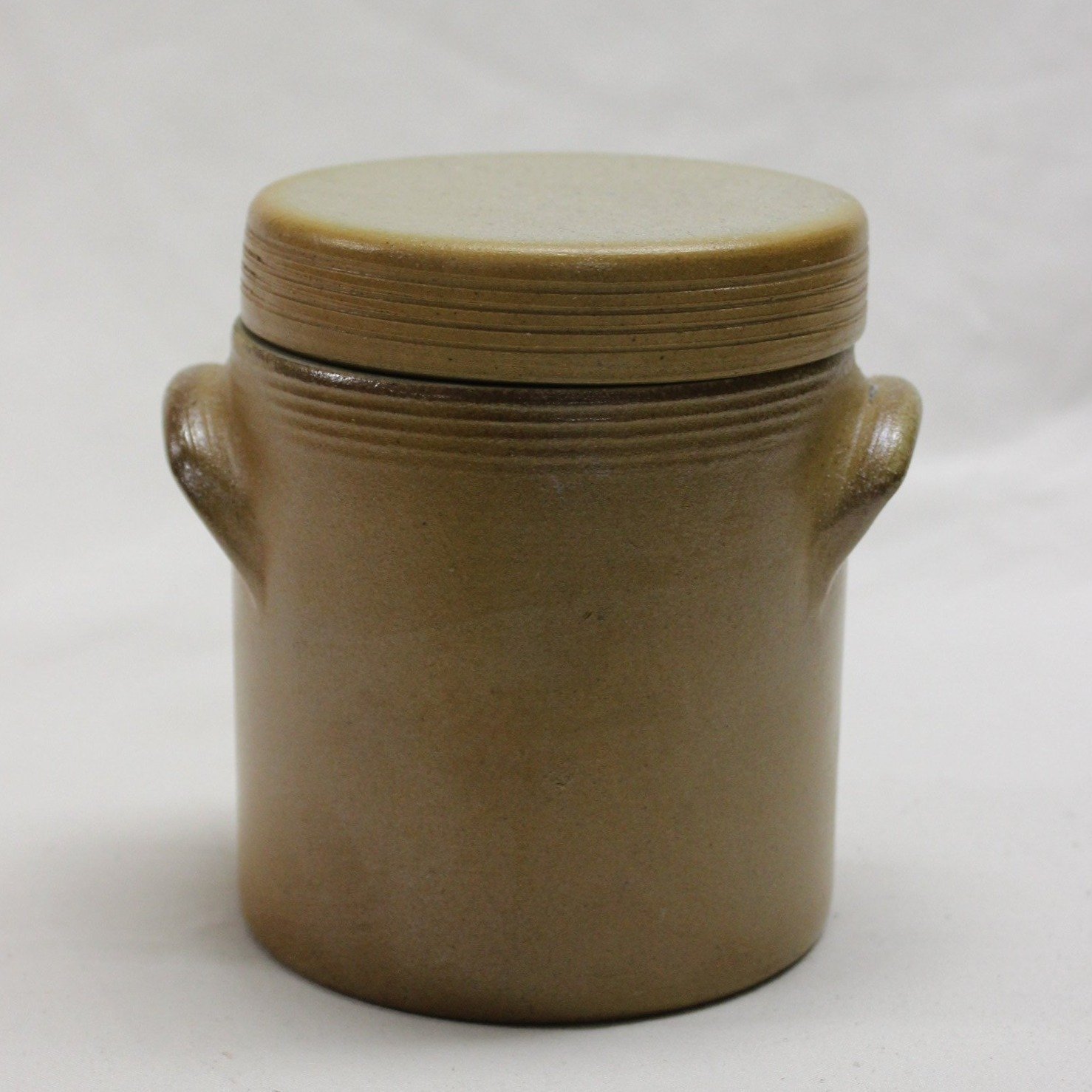 Se produkter som liknar Fransk Keramik Burk med Lock .. på Tradera ...