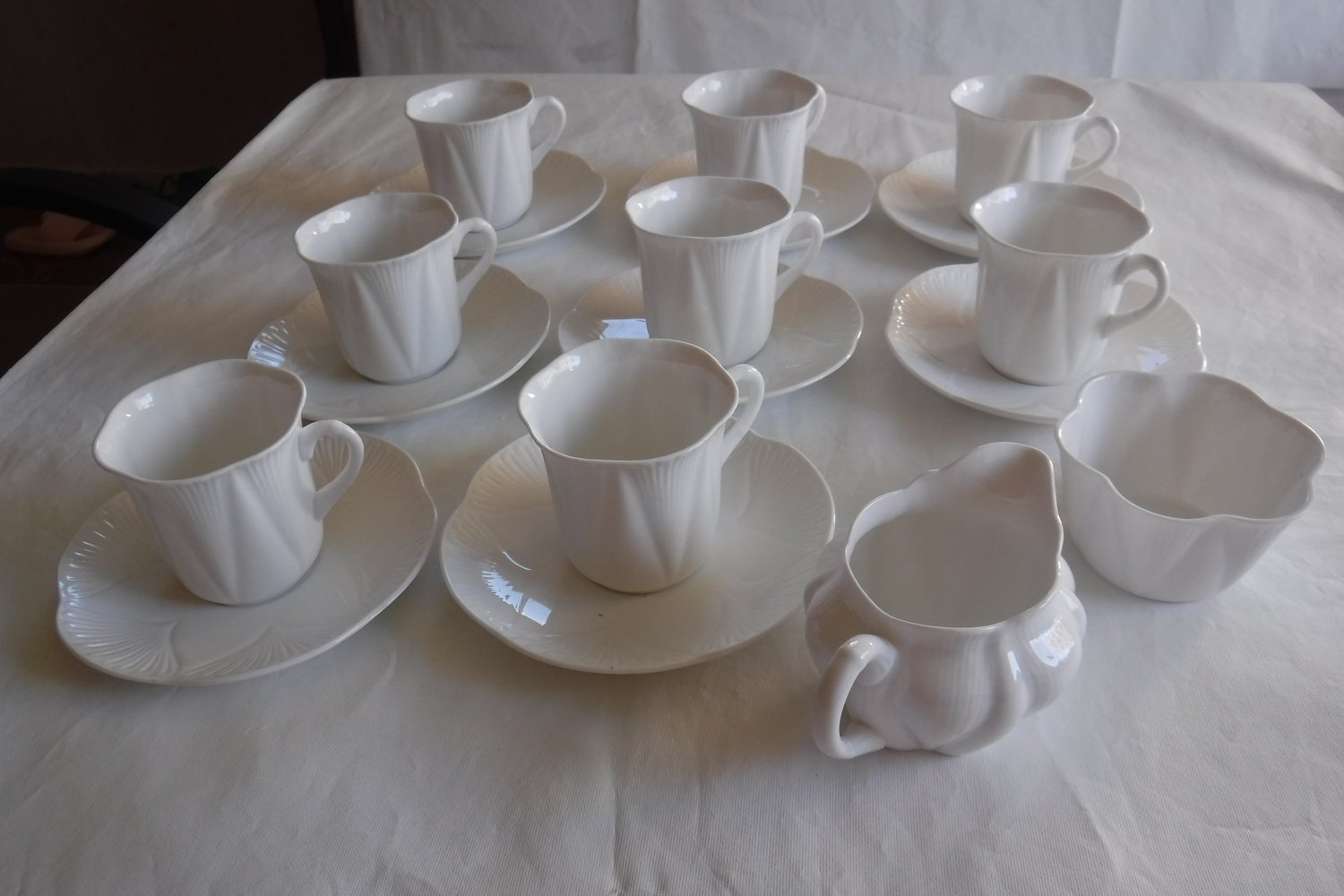 Åtta koppar och fat, sockerskål och gräddkanna,.. | Köp på Tradera ...