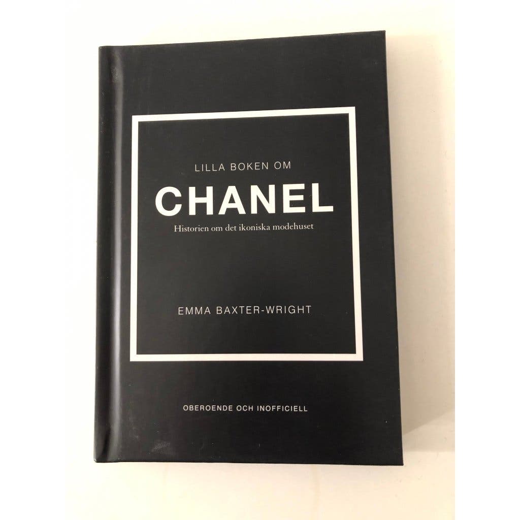 Lilla boken om Chanel av Emma Baxter Wright | Köp på Tradera (656663301)