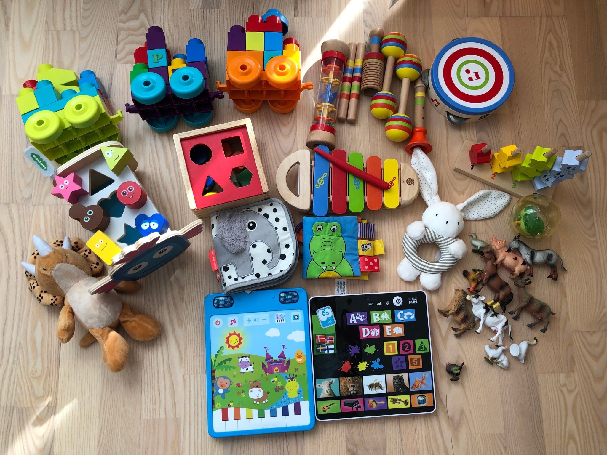 Leksakspaket med olika leksaker till baby/barn .. | Köp på Tradera ...