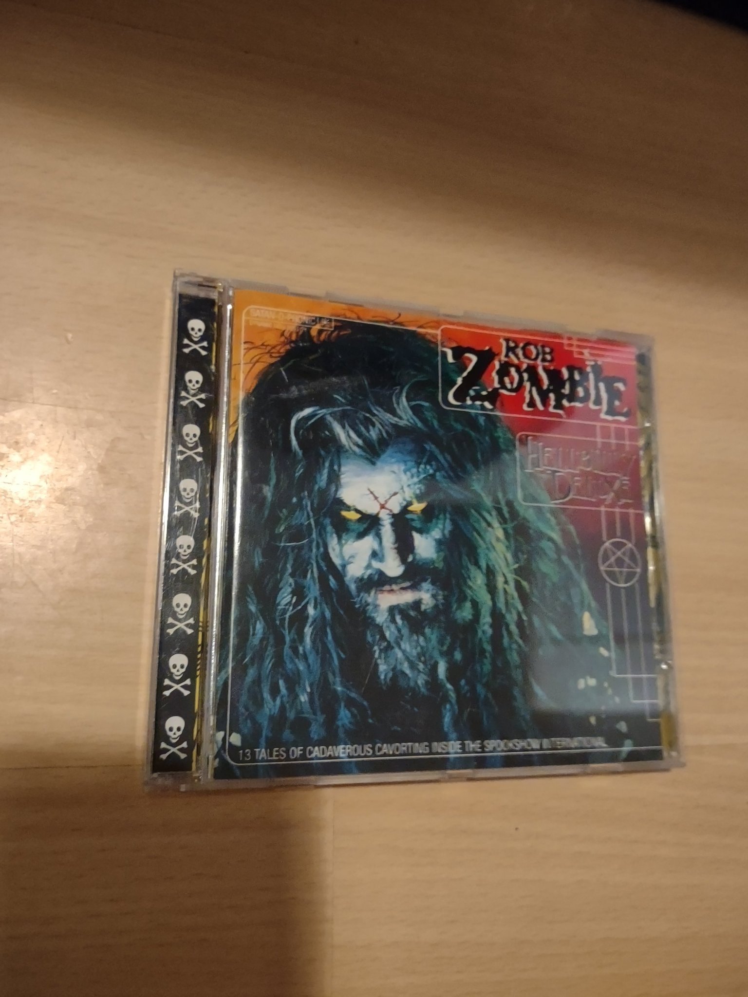 Se produkter som liknar Rob Zombie-Hellbilly Deluxe [.. på Tradera ...