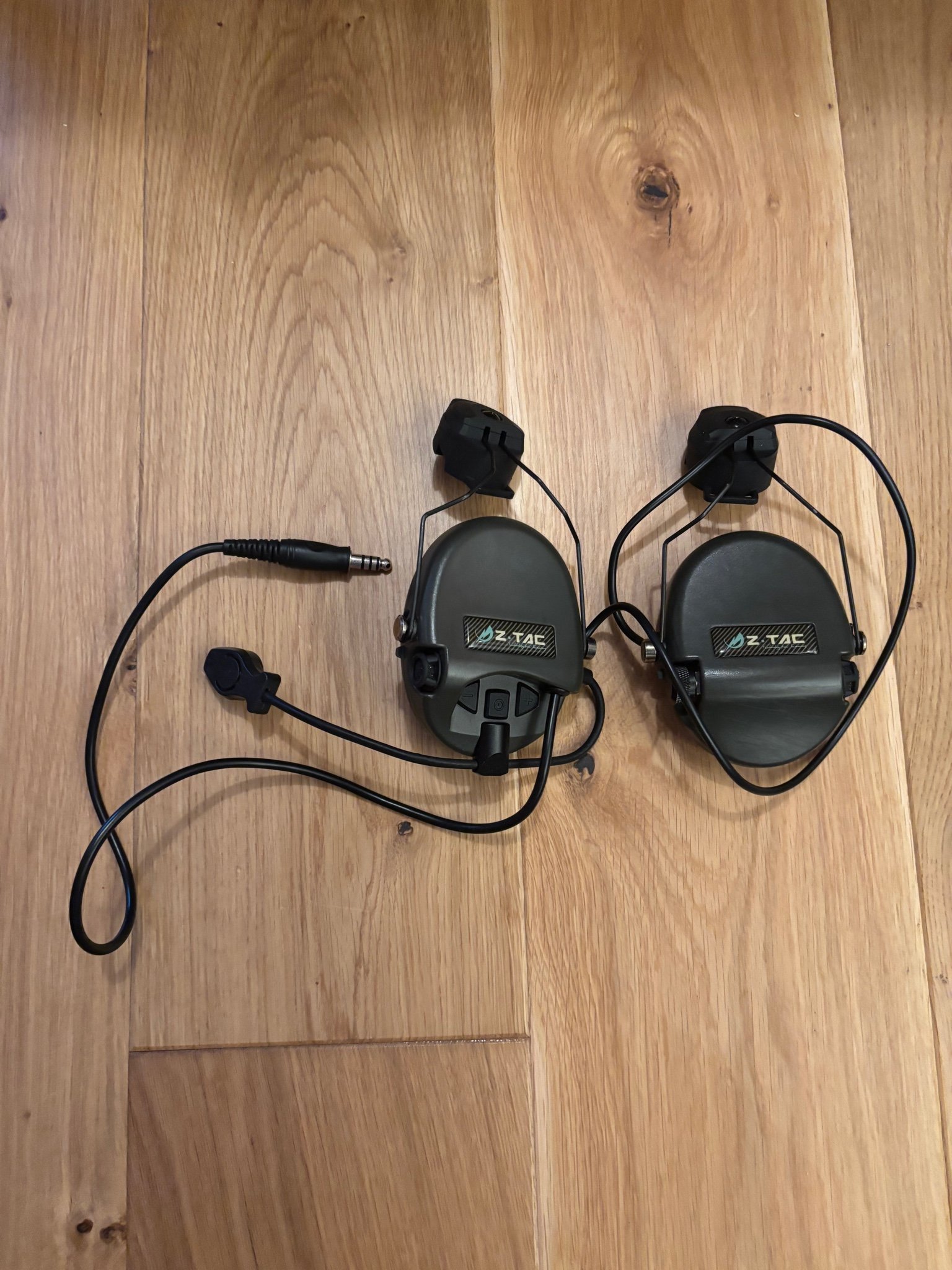 Airsoft Z-Tac Headset helmet mount | Köp på Tradera (713937079)