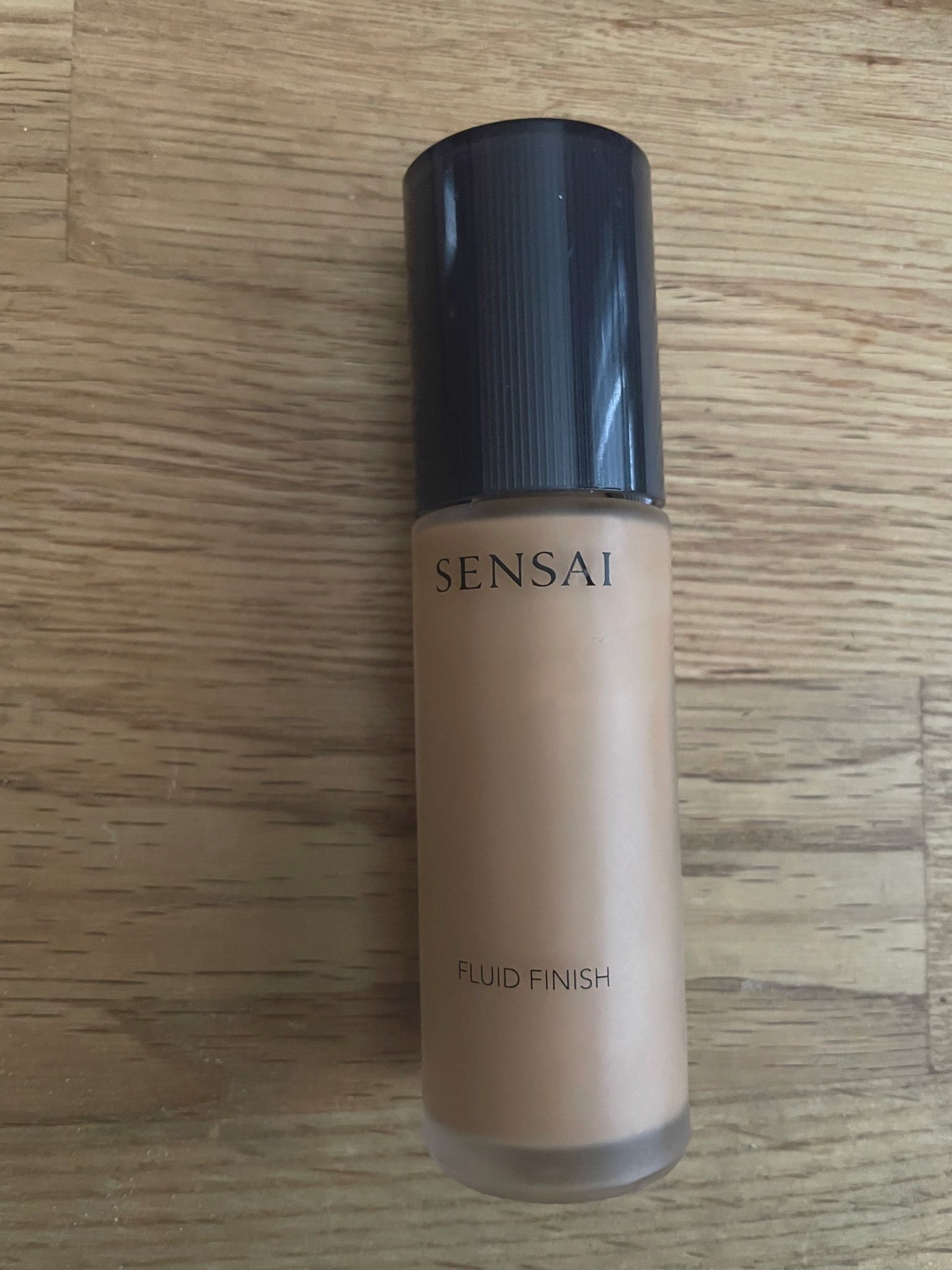 Se produkter som liknar Sensai Fluid Finsih FF204,5 A.. på Tradera ...