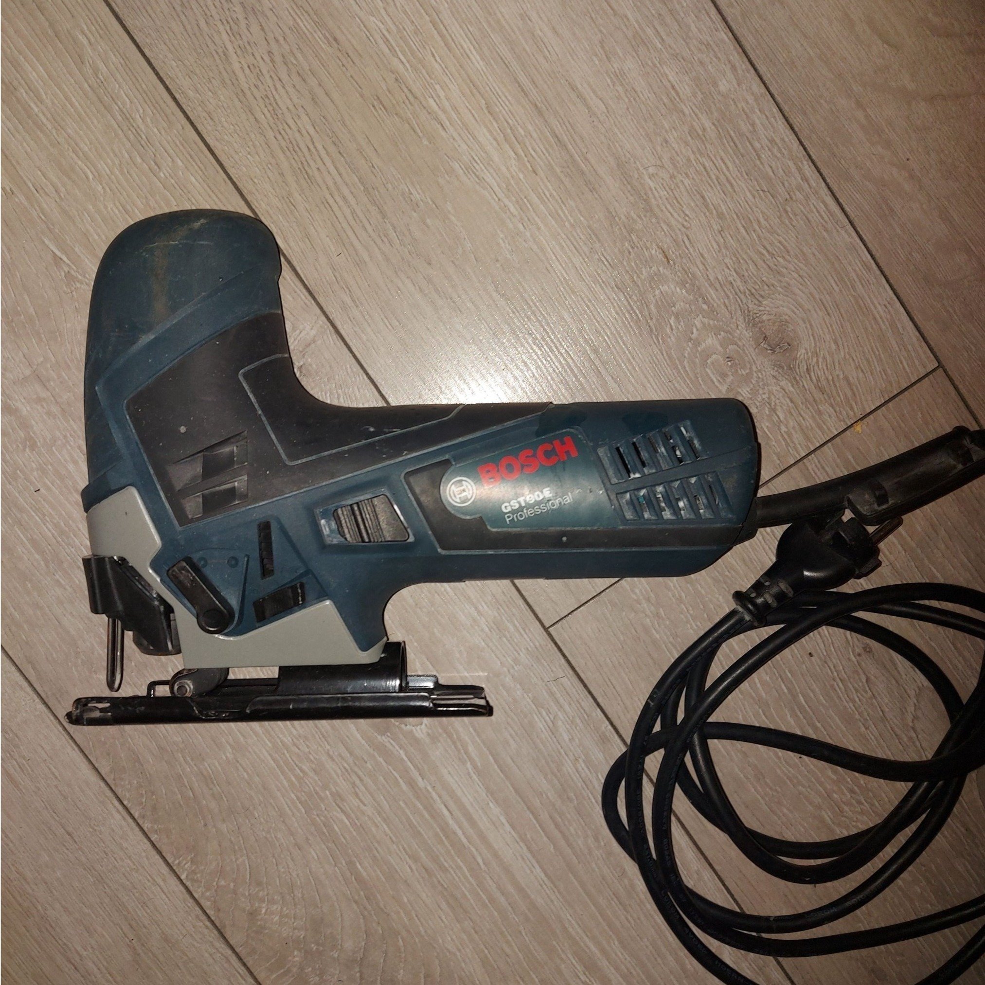 Bosch GST 90 E sticksåg - Nästan ny, använd en .. | Köp på Tradera ...