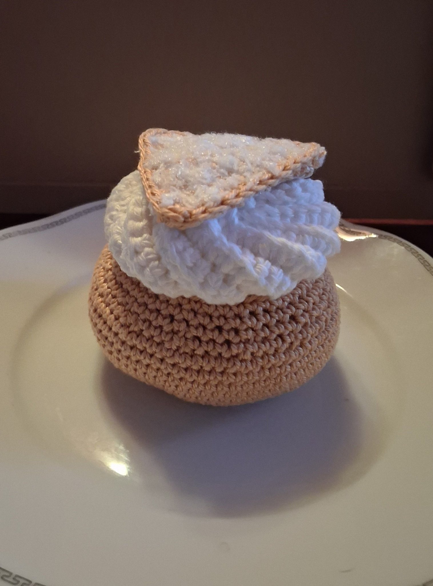 Virkad semla, bakelser till prydnad eller leksa.. | Köp på Tradera ...