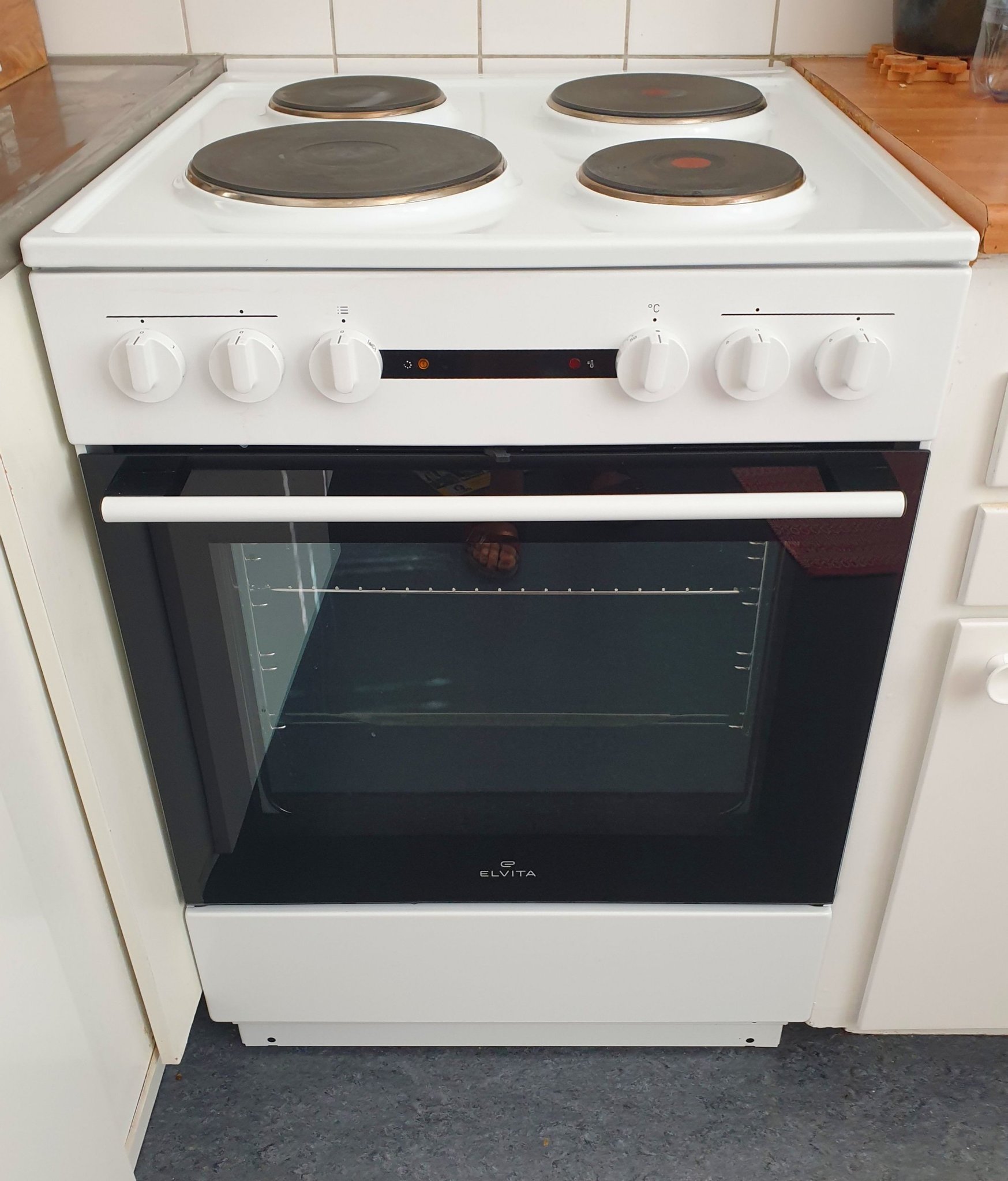 Se produkter som liknar Spis och ugn med gjutjärnspla.. på Tradera (555374415)