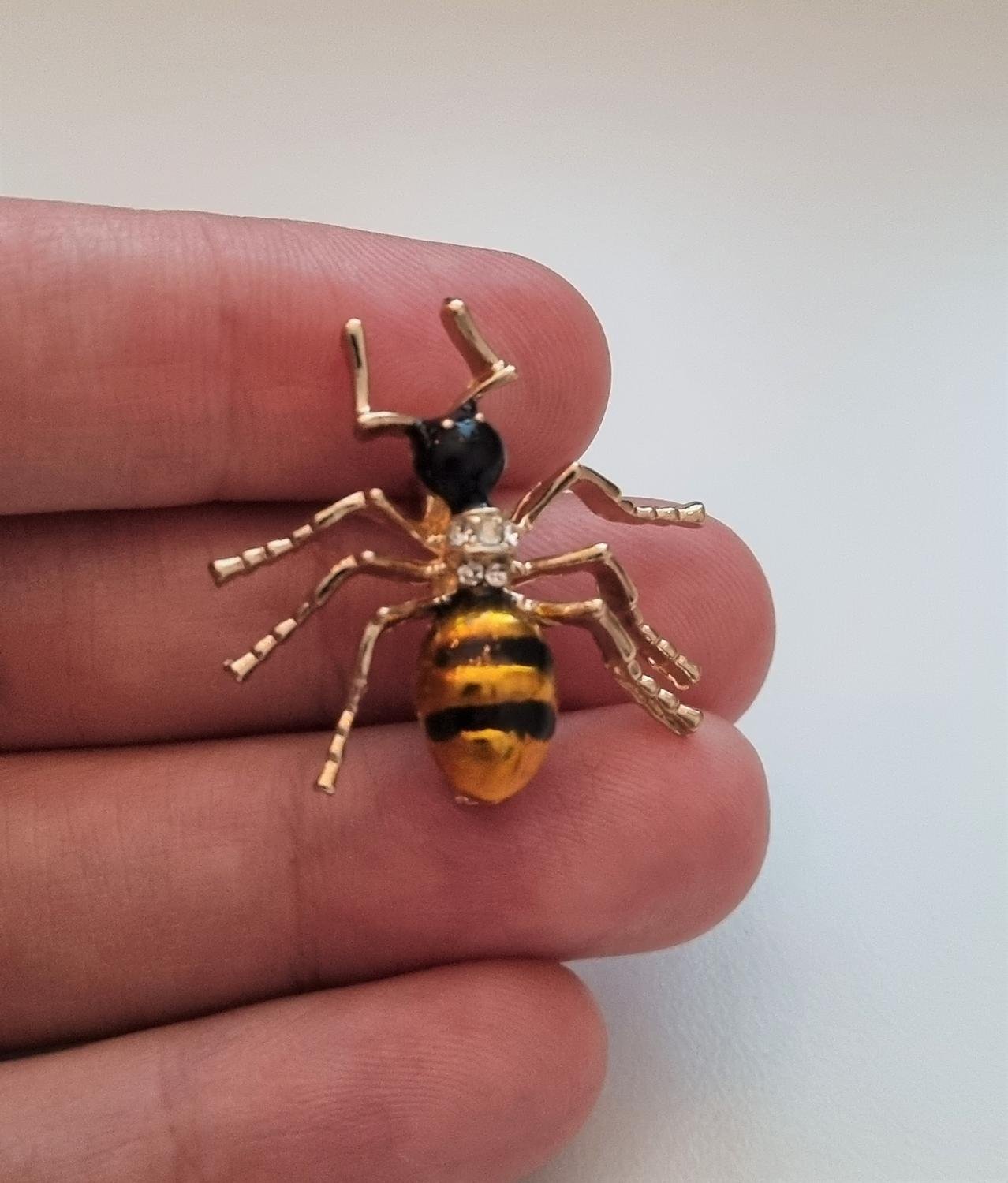 Se produkter som liknar Brosch, Myra / insekt (ca 2,6.. på Tradera ...