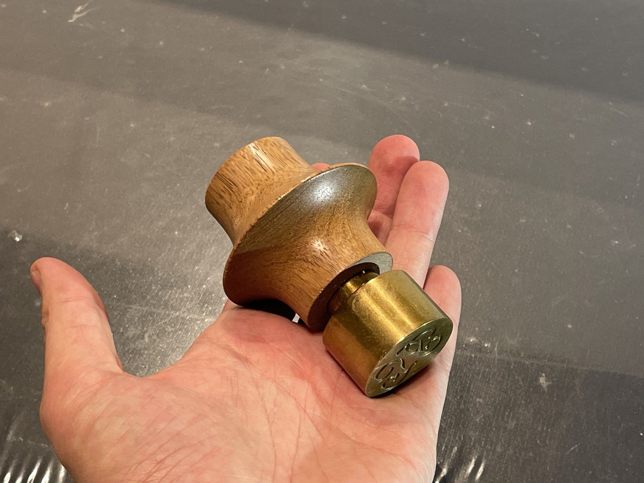 Stort Sigill av mässing och trä - .. | Köp från analogi på Tradera ...