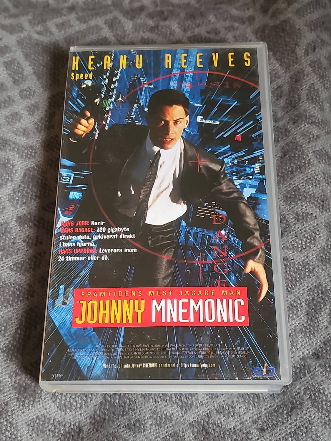 Johnny Mnemonic - Keanu Reeves.. | Köp från SandsOfTime på Tradera ...