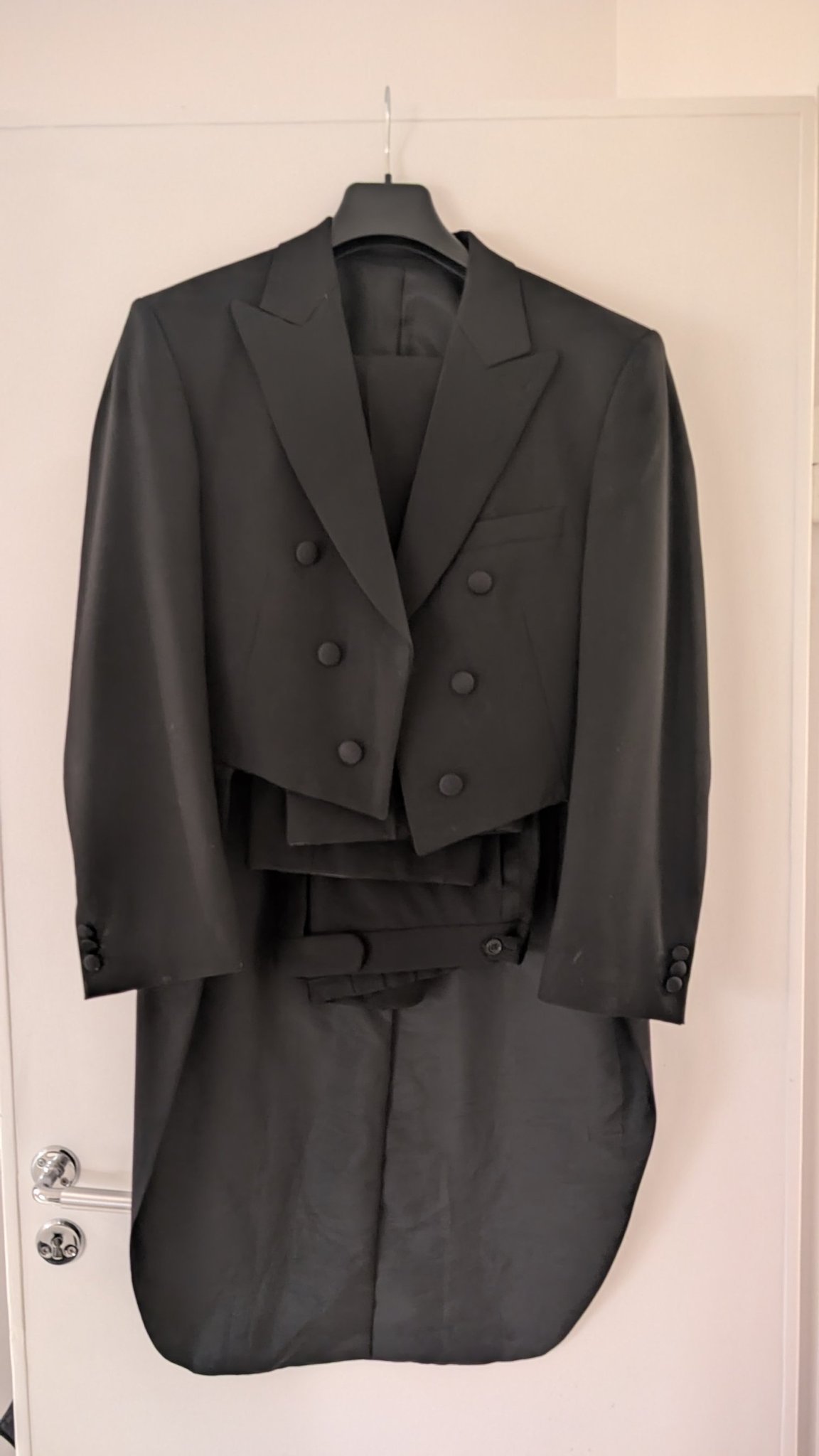 Frack med skjorta, byxor, väst och flugor | Köp på Tradera (710452481)