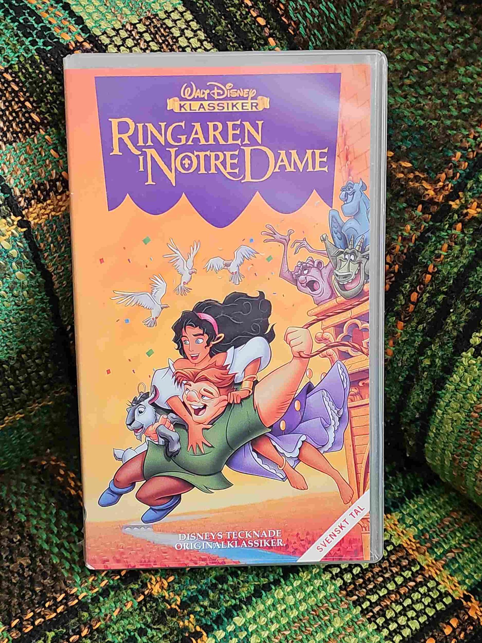 Ringaren I Notre Dame VHS | Köp från SandsOfTime på Tradera (711033197)