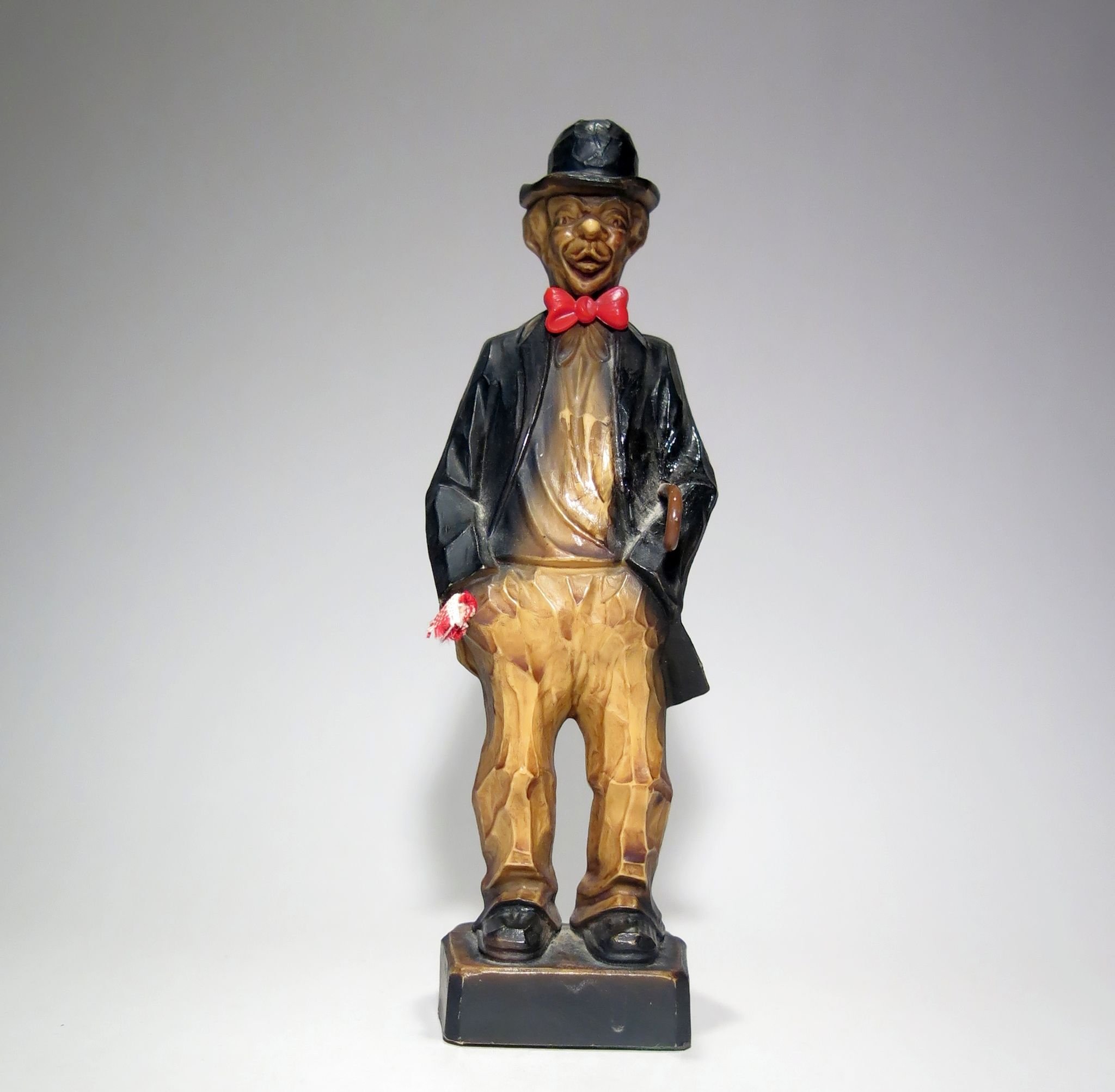 Se produkter som liknar EN ROLIG ÄLDRE GUBBE MED PLOM.. på Tradera ...