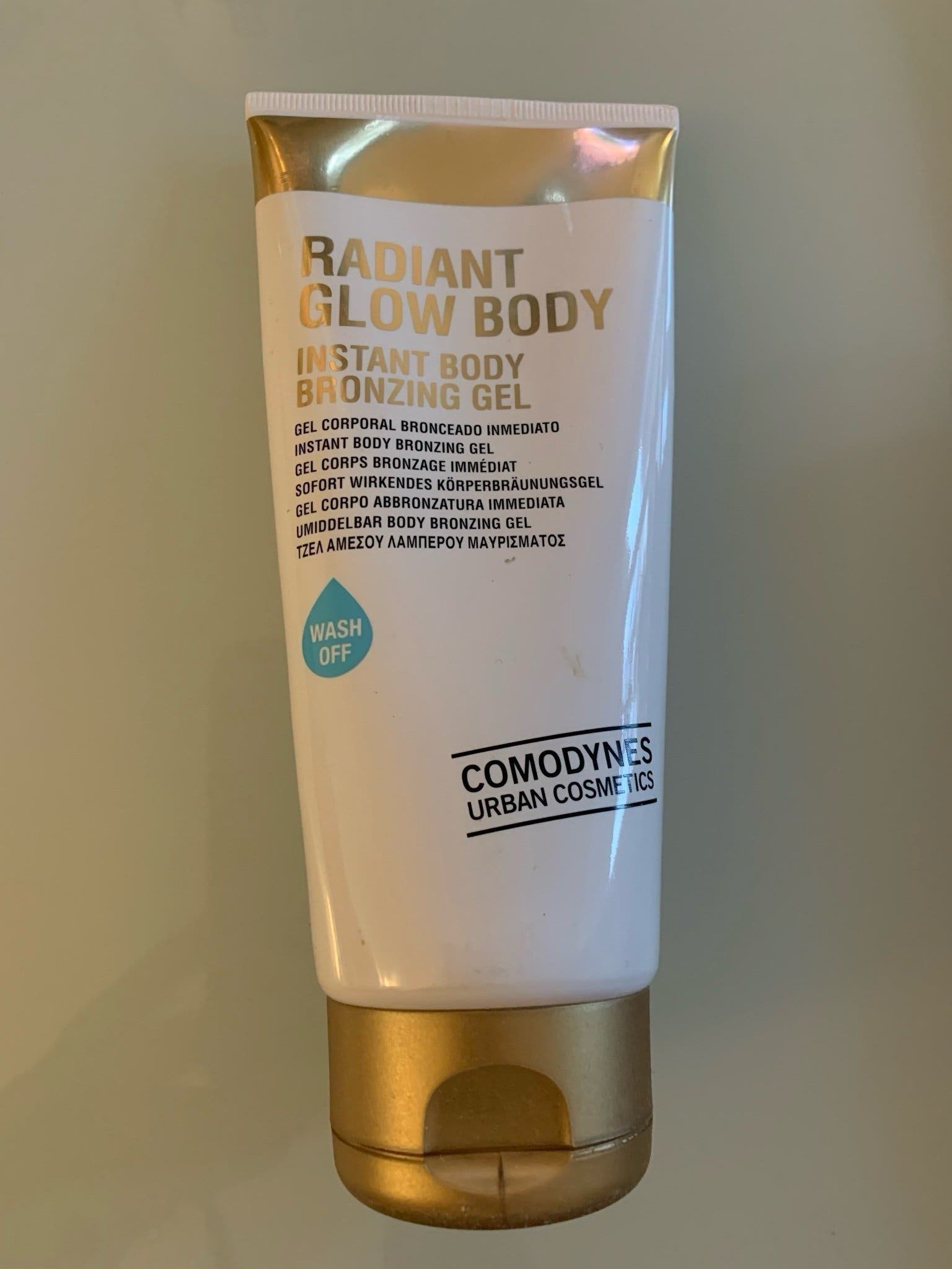Se produkter som liknar Radiant Glow Body Instant Bod.. på Tradera ...