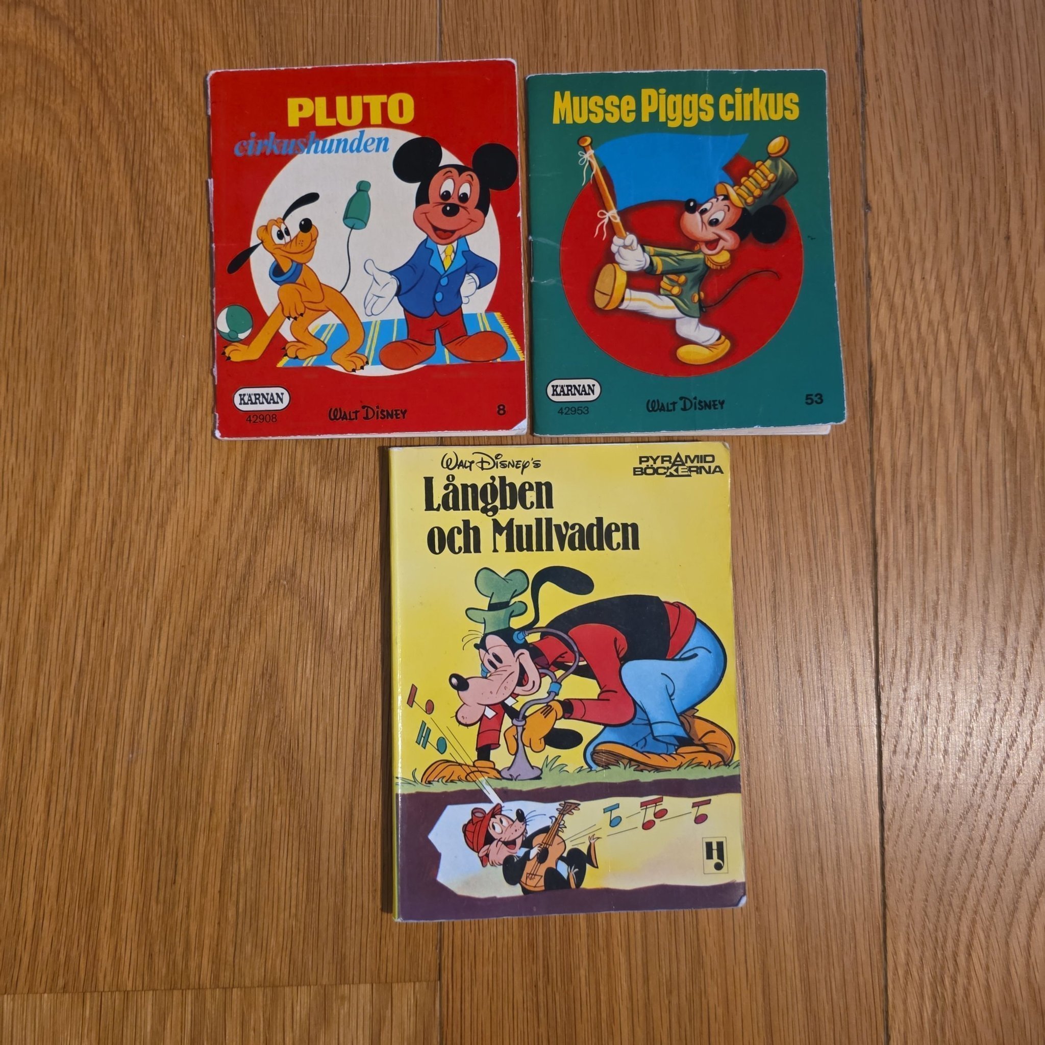 Walt Disney's Musse Piggs cirkus, Pluto cirkush.. | Köp på Tradera ...