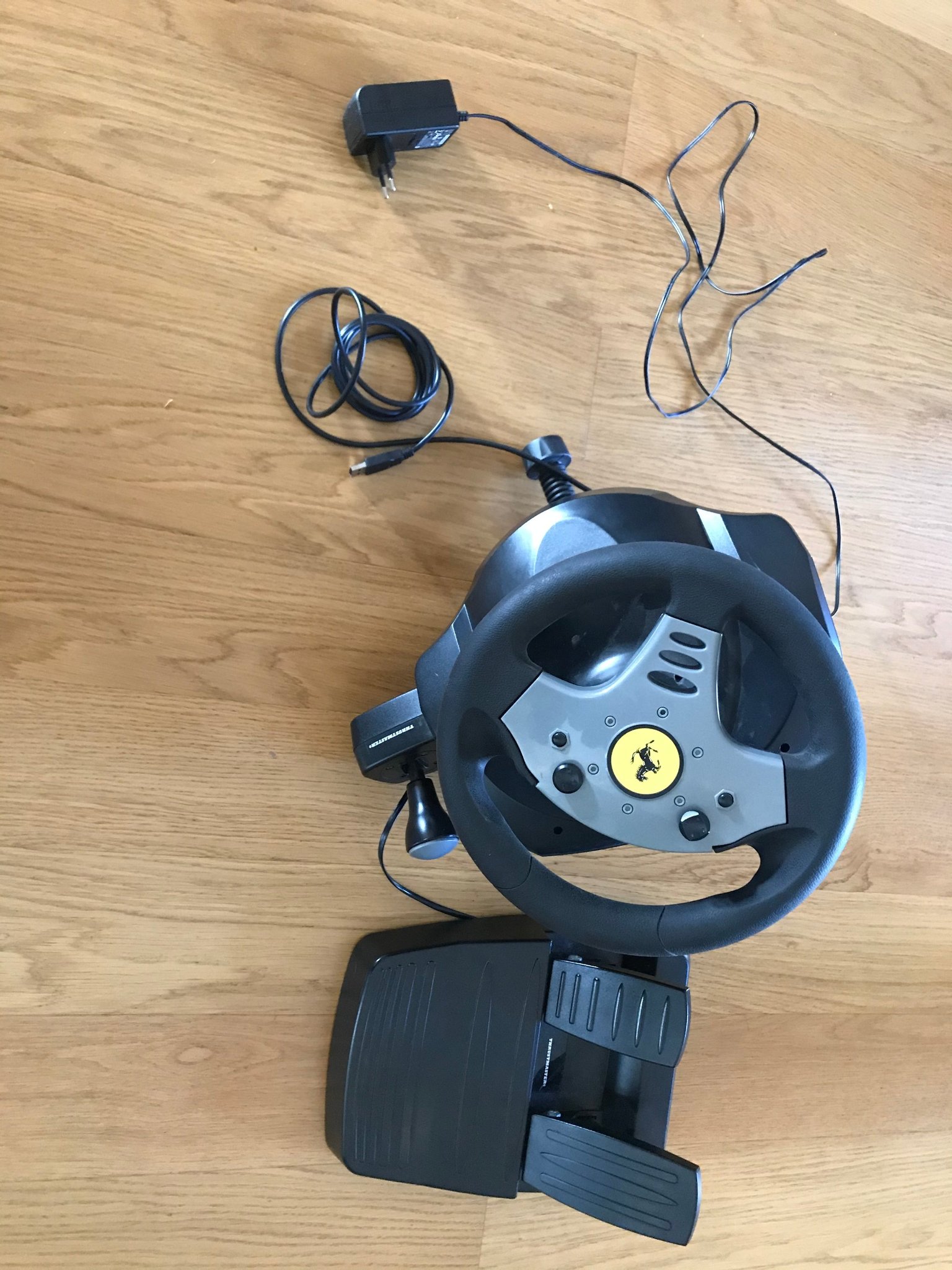 Thrustmaster force feedback racing wheel (406364254) ᐈ Köp på Tradera