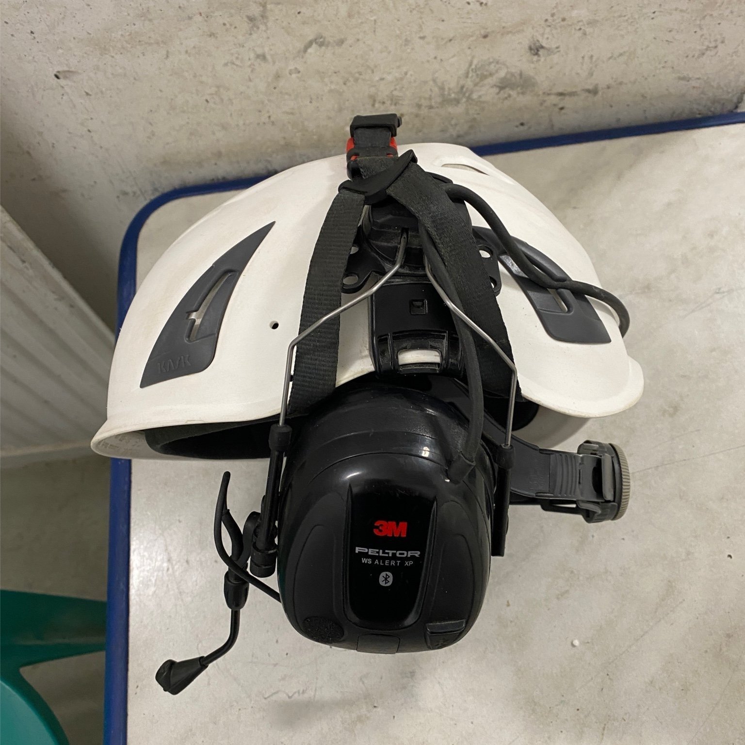 3M PELTOR WS ALERT HÖRSELSKYDD PÅ KASK HJÄLM ME.. | Köp på Tradera ...