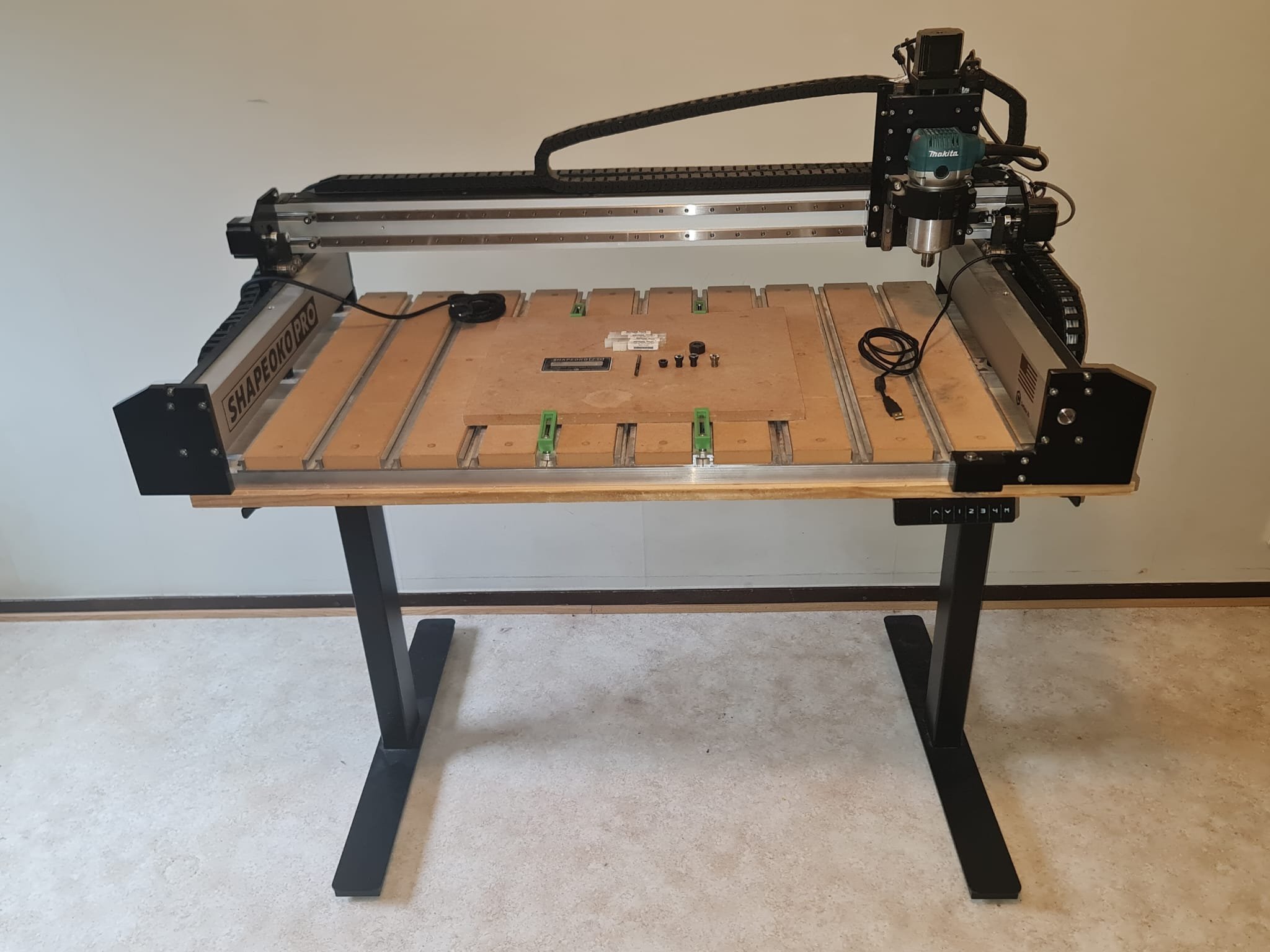 Shapeoko Pro XL CNC router, a Makita RT0700C, E.. | Köp på Tradera ...