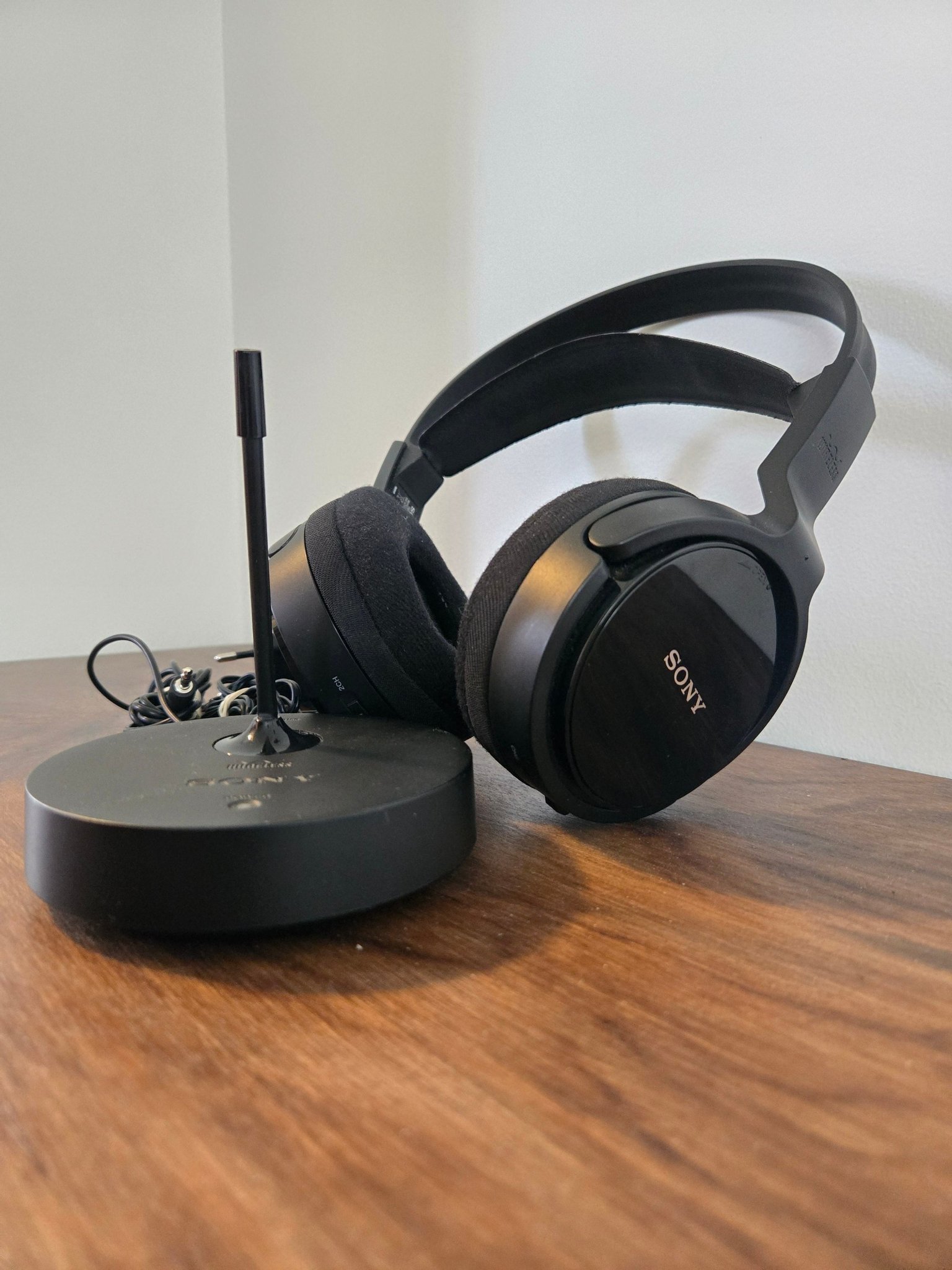 Se produkter som liknar Sony tmr-RF810R trådlösa hörl.. på Tradera ...